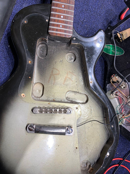 Gibson Sonex Silverburst 1982 – Chicago Music Exchange
