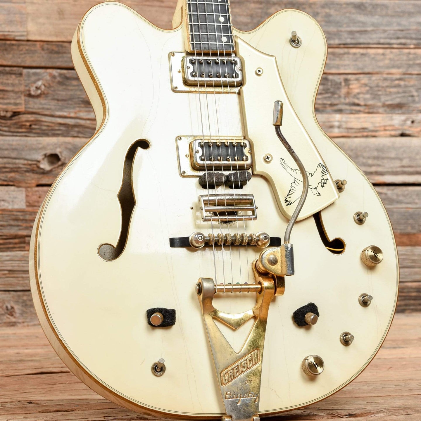 Gretsch 7595 White Falcon Stereo White 1973 – Chicago Music Exchange