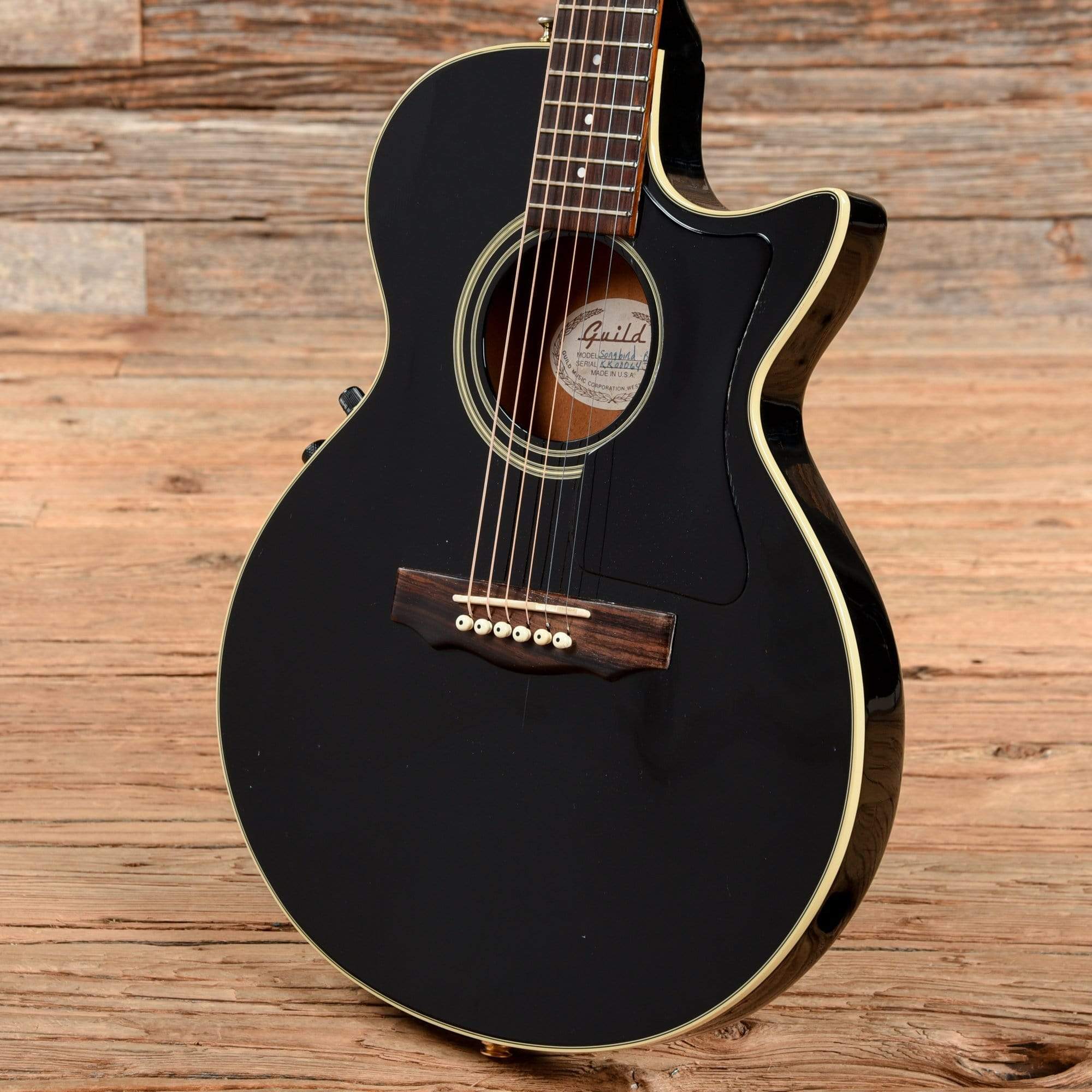 Guild Songbird Black 1990 – Chicago Music Exchange