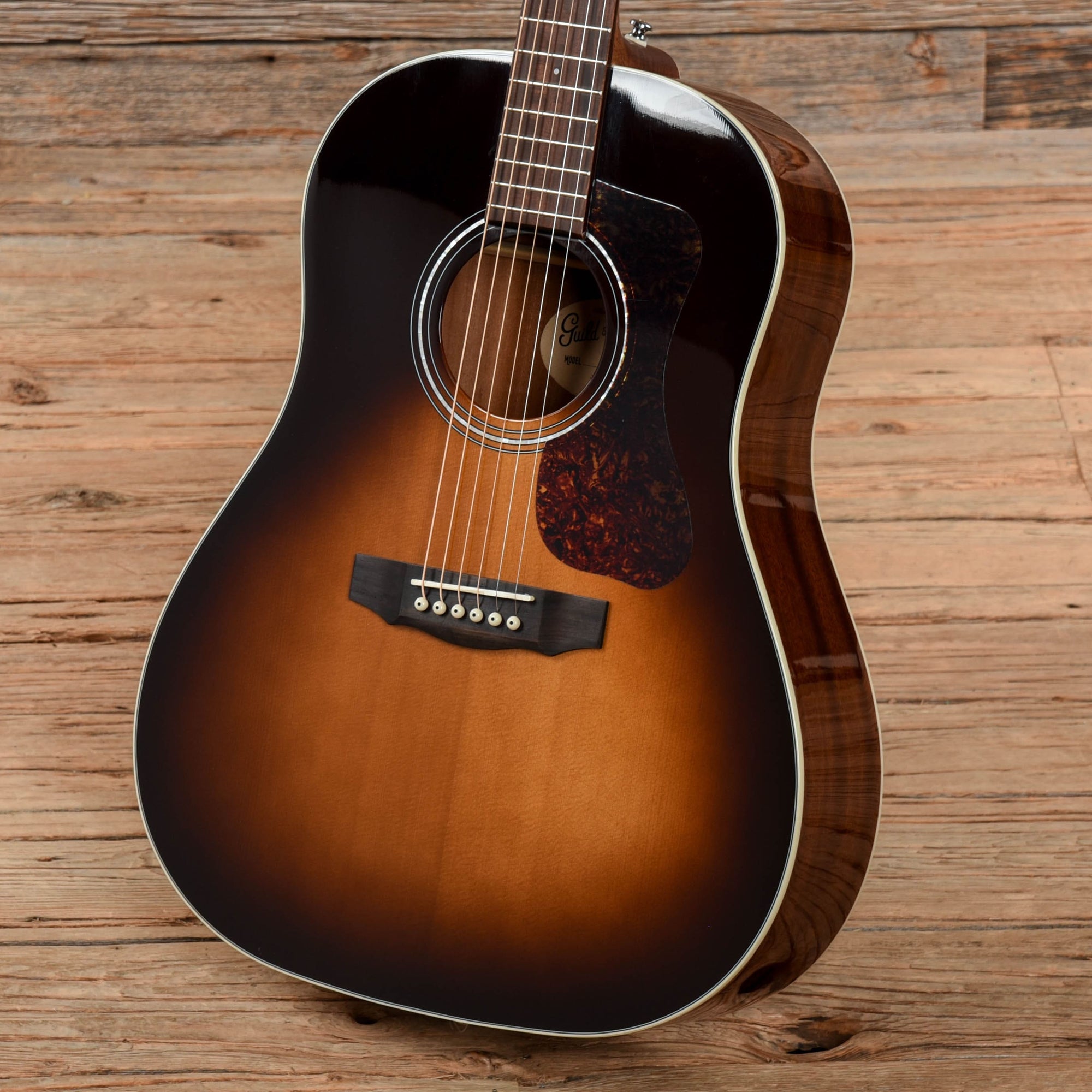 Guild DS-240 Sunburst – Chicago Music Exchange