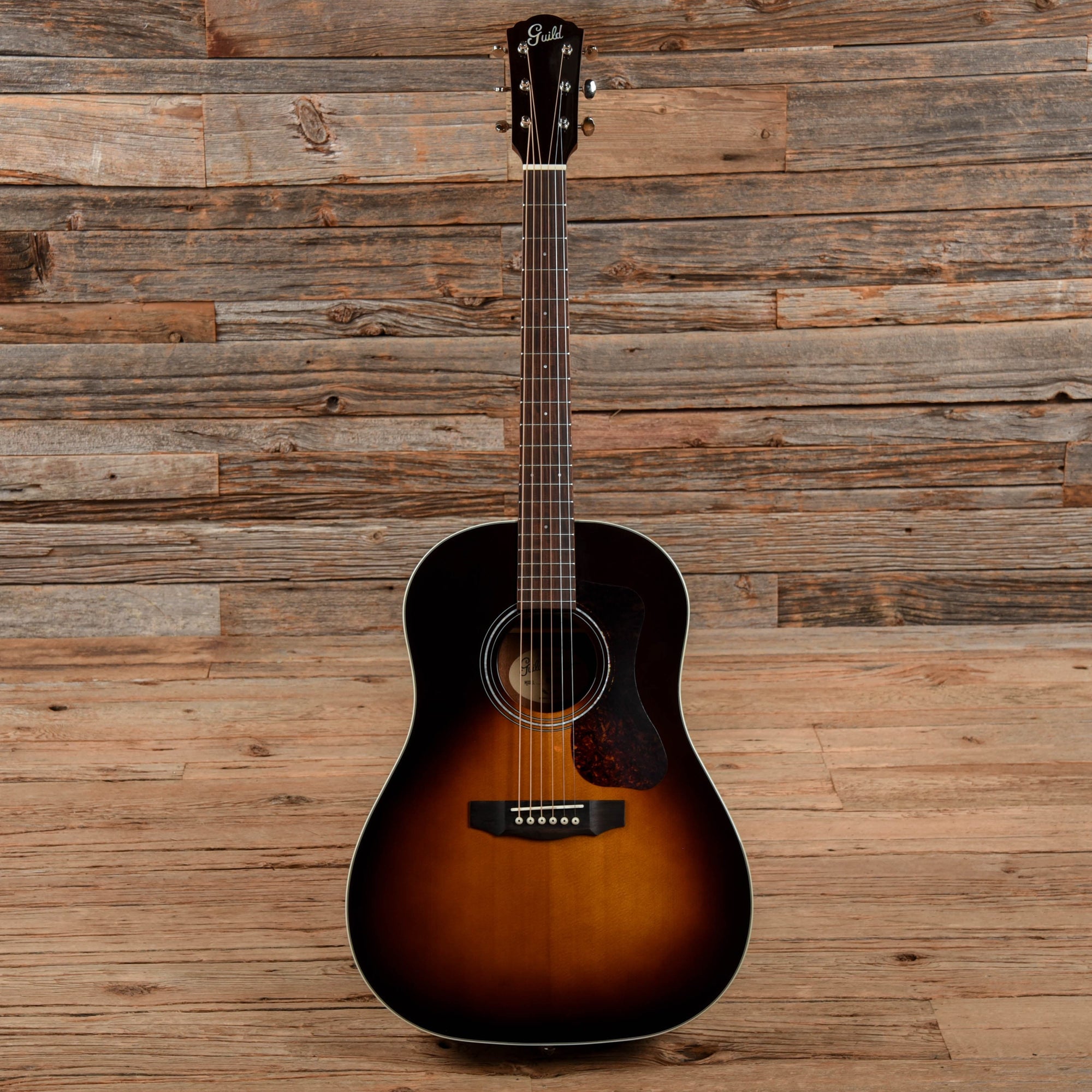 Guild DS-240 Sunburst – Chicago Music Exchange