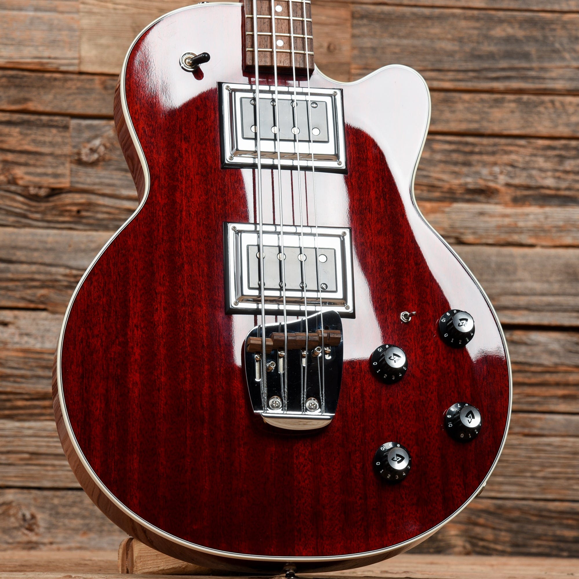 Guild GSR M85-II Bass Cherry 2014 – Chicago Music Exchange