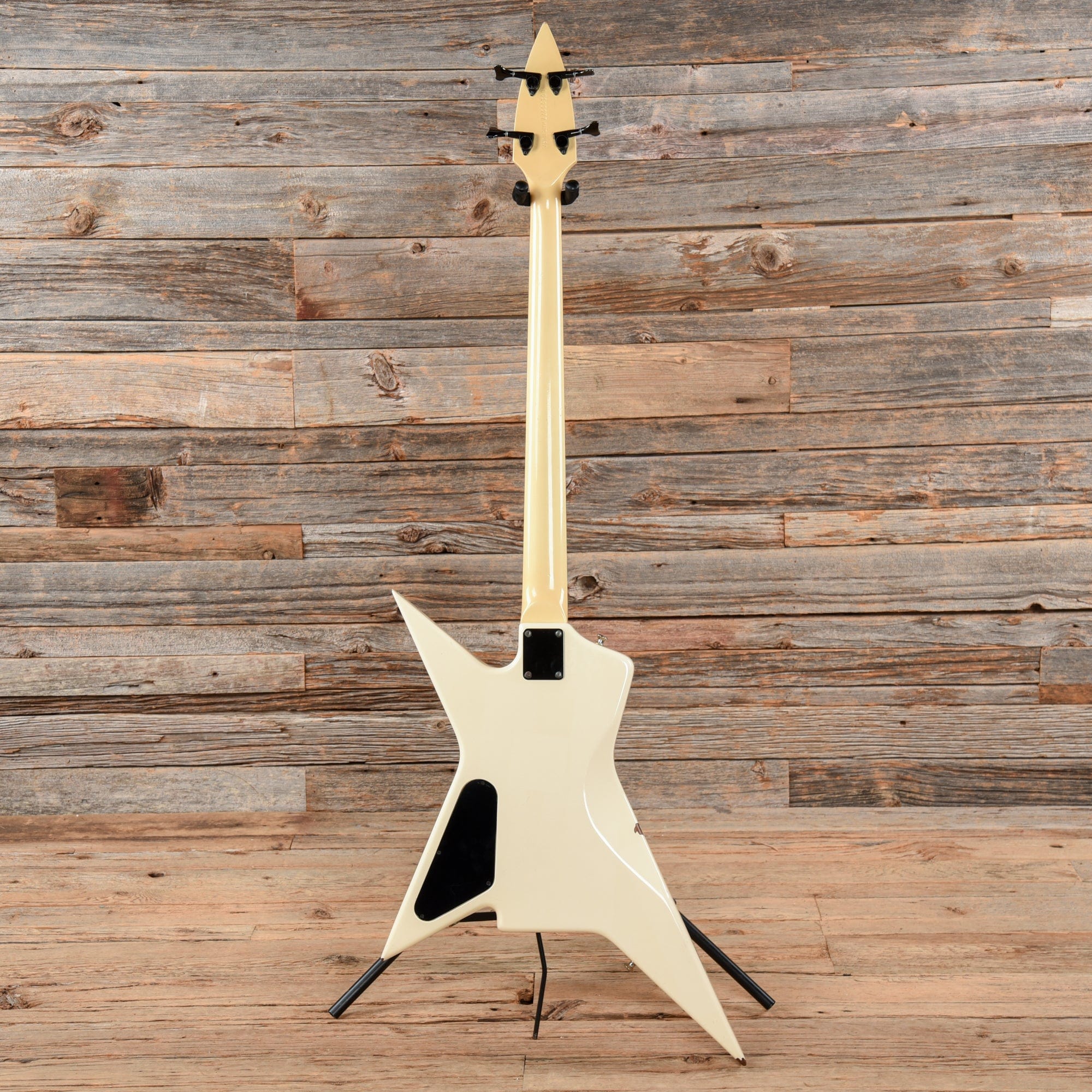 Guild SB 608 Bass White 1985 – Chicago Music Exchange