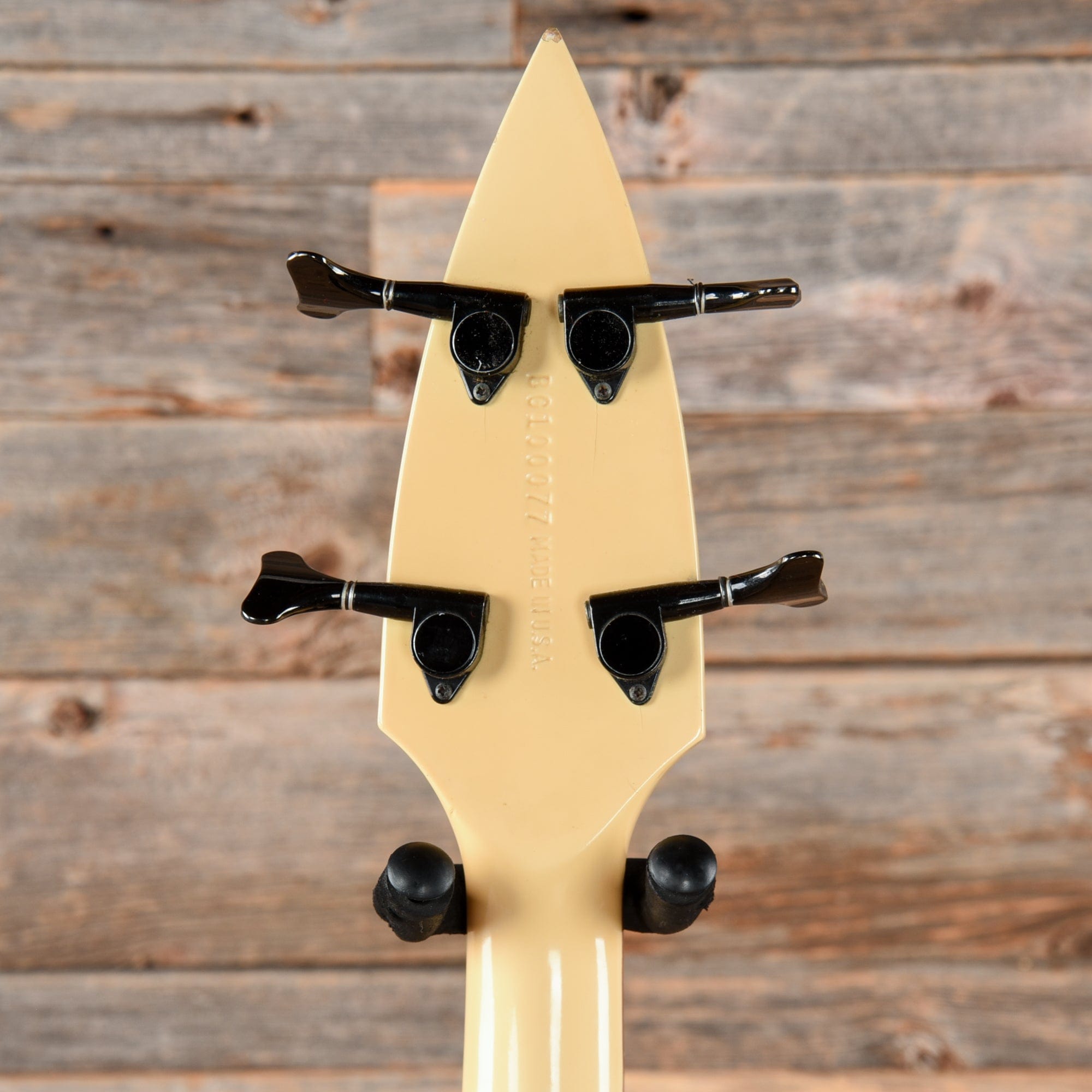 Guild SB 608 Bass White 1985 – Chicago Music Exchange