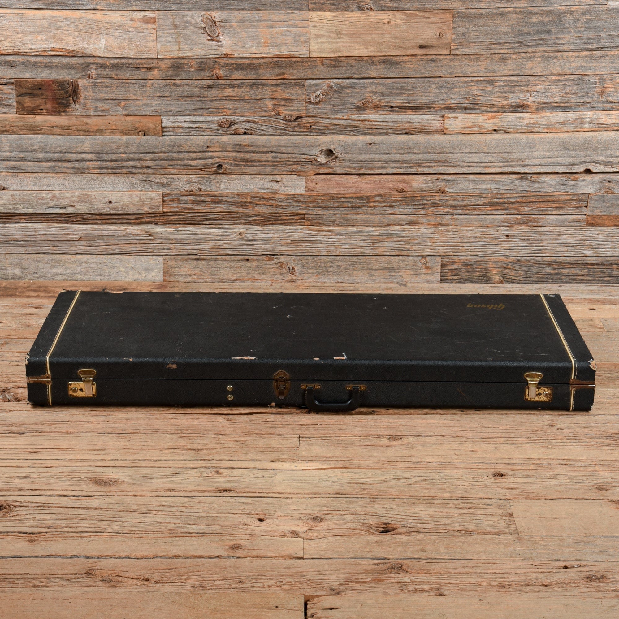 Guild SB 608 Bass White 1985 – Chicago Music Exchange