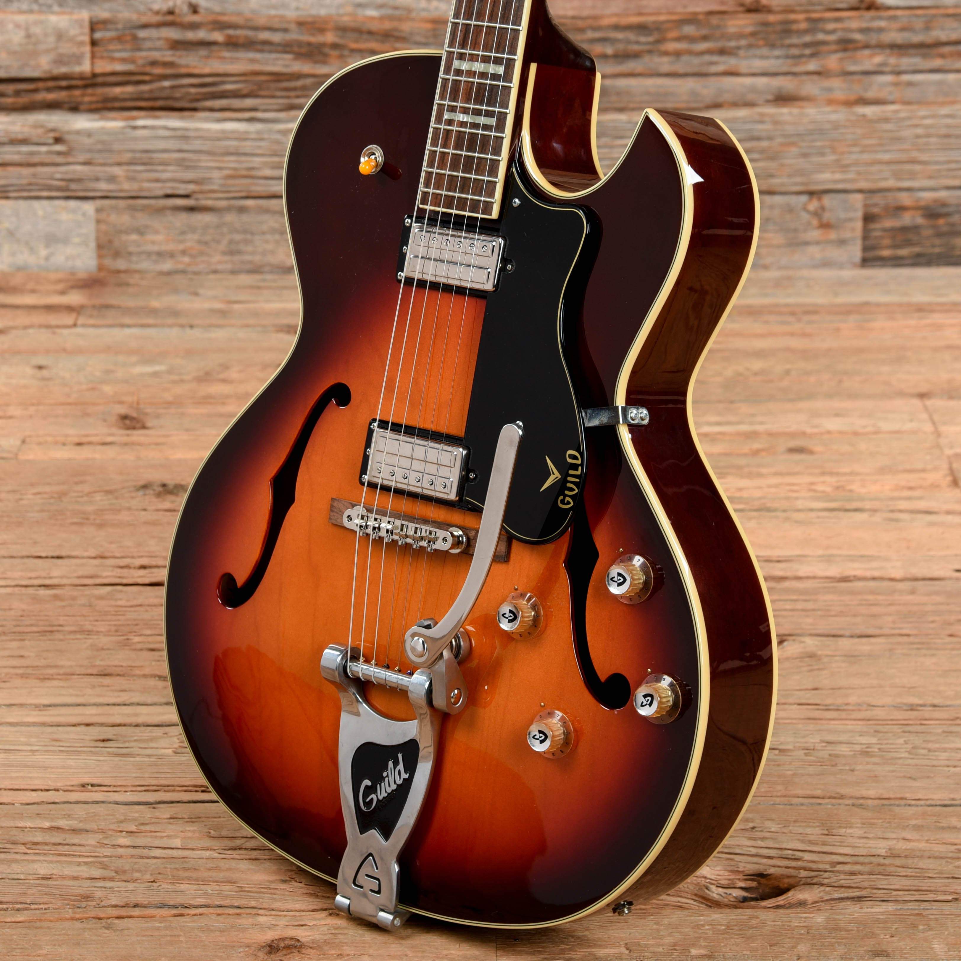 Guild Newark St. Collection CE-100D Sunburst 2014 – Chicago Music Exchange