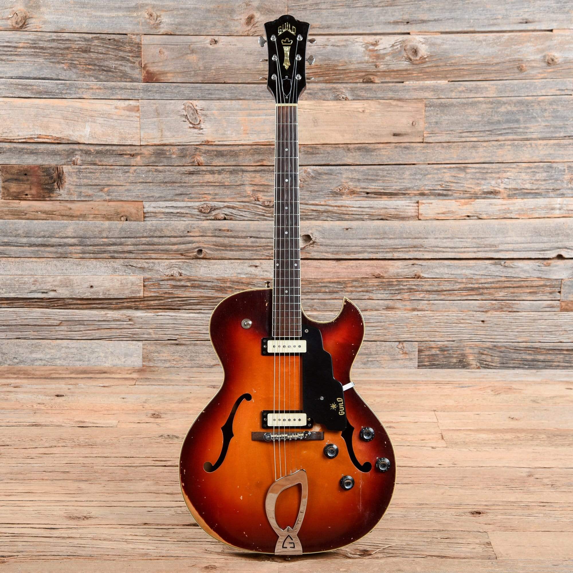 Guild T-100D Slim Jim Sunburst 1965 – Chicago Music Exchange