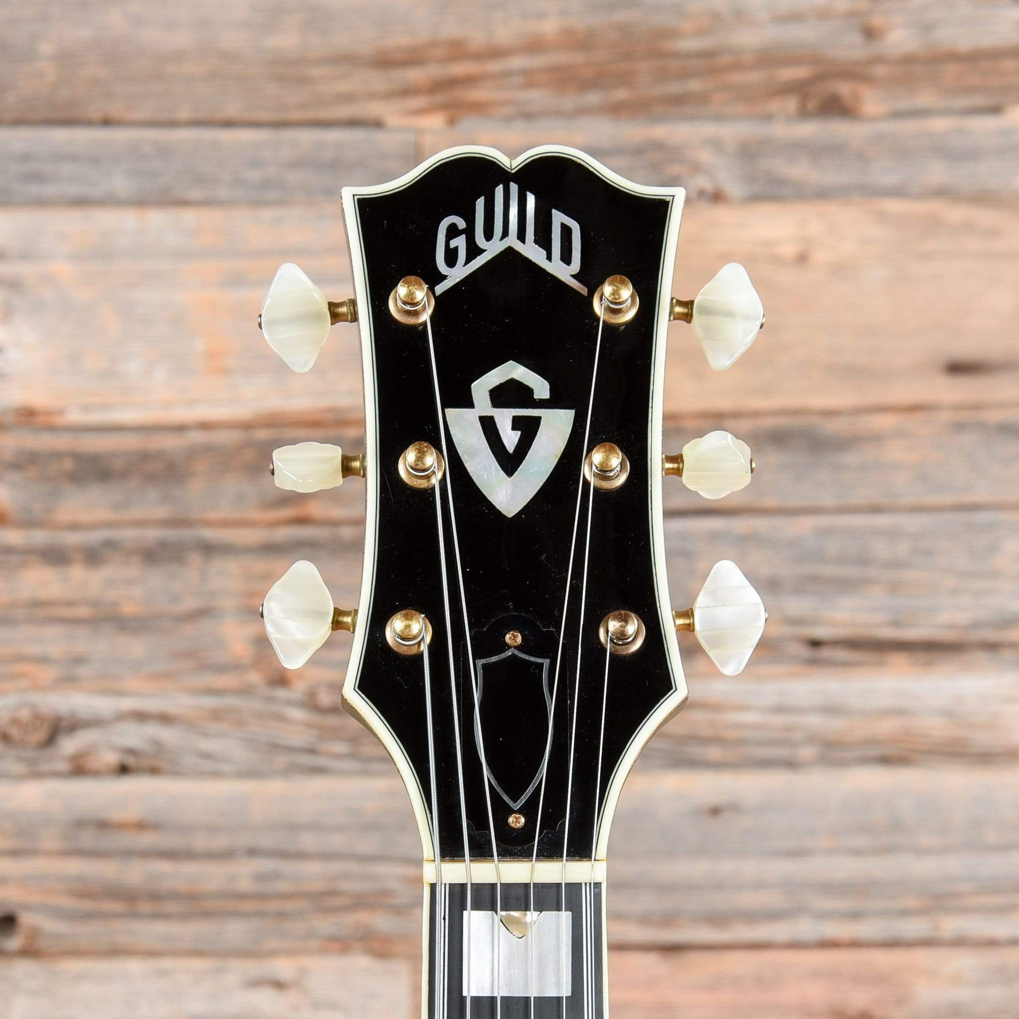 Guild X-500 Stuart Sunburst 1961 – Chicago Music Exchange
