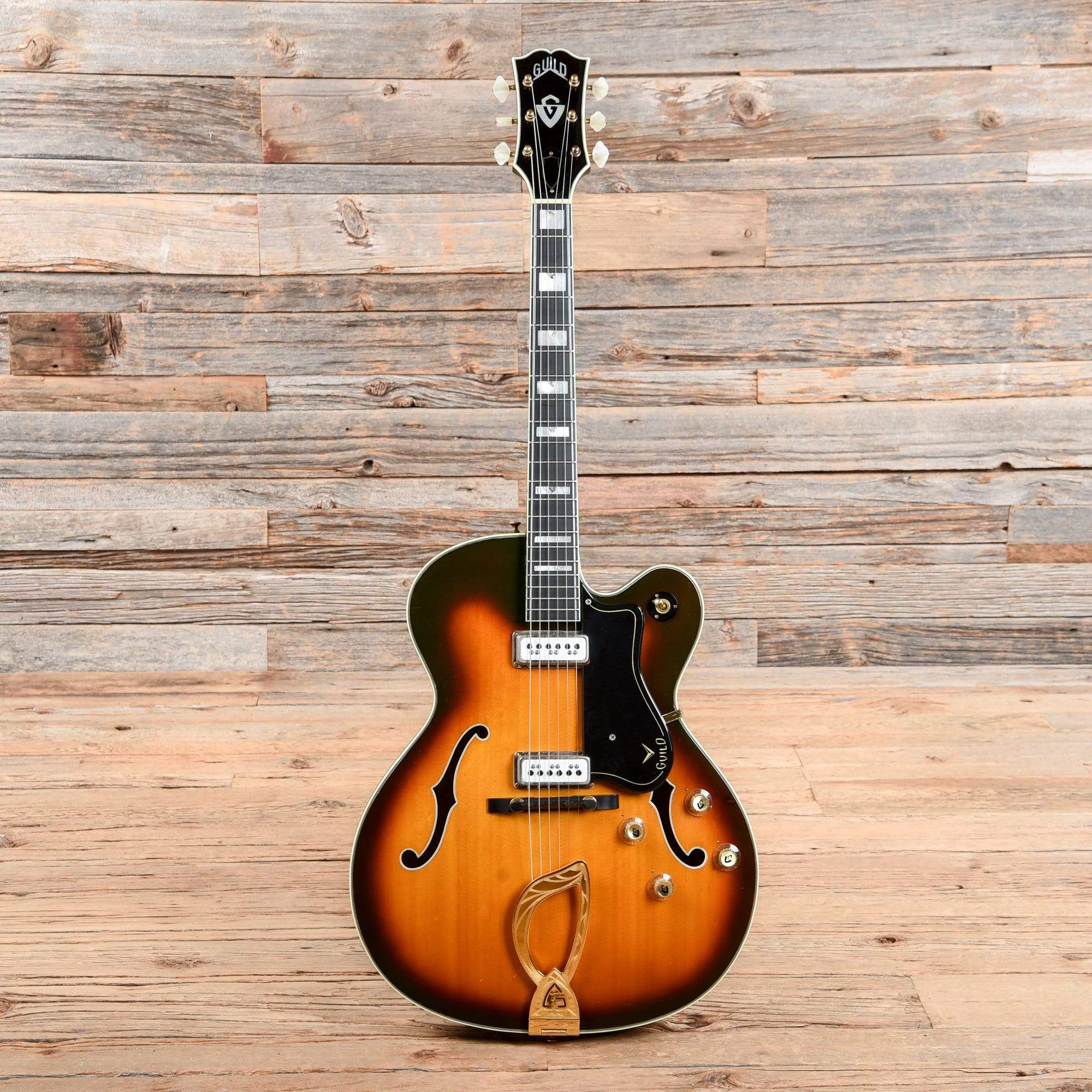 Guild X-500 Stuart Sunburst 1961 – Chicago Music Exchange