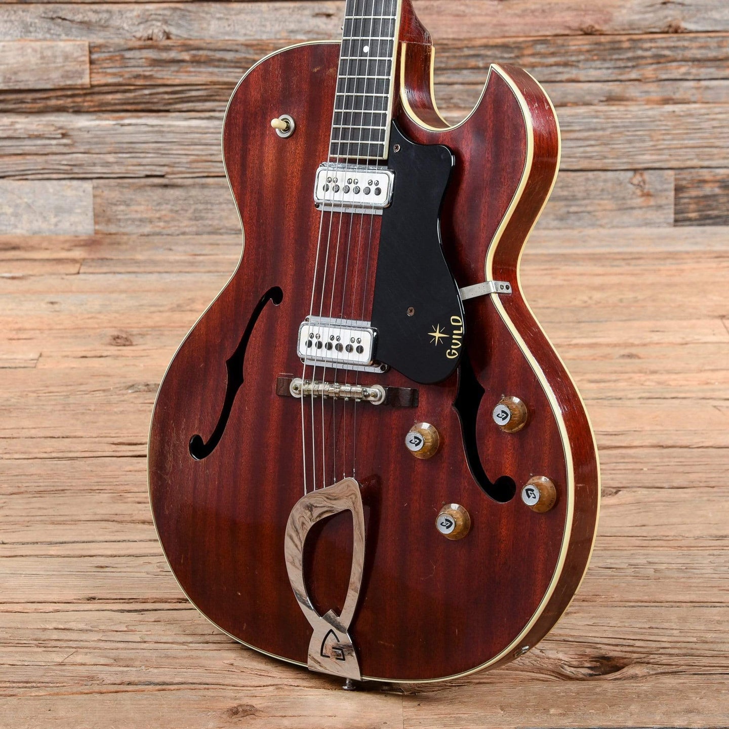 Guild Starfire II Cherry 1962 – Chicago Music Exchange