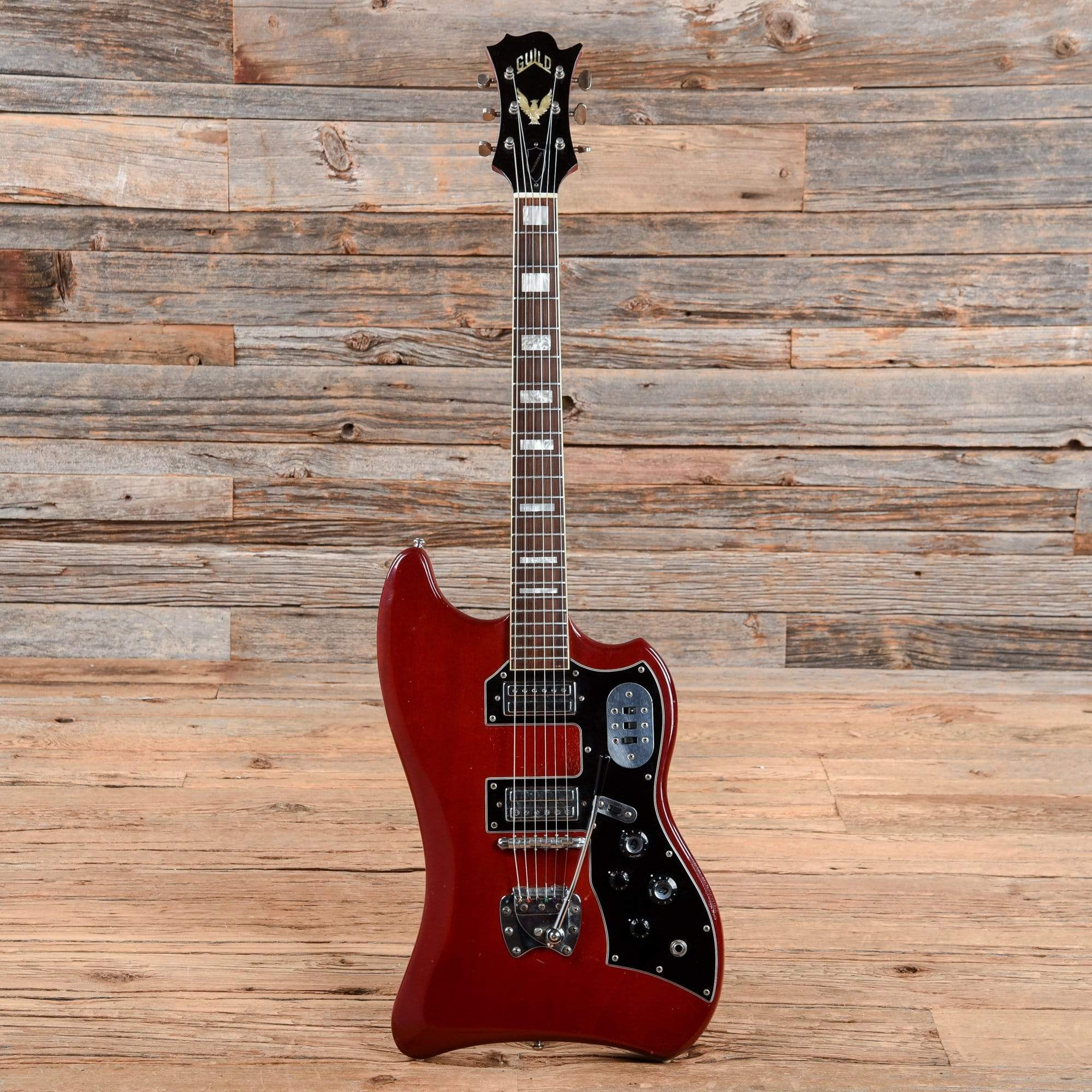 Guild S-200 Thunderbird Cherry 1964 – Chicago Music Exchange