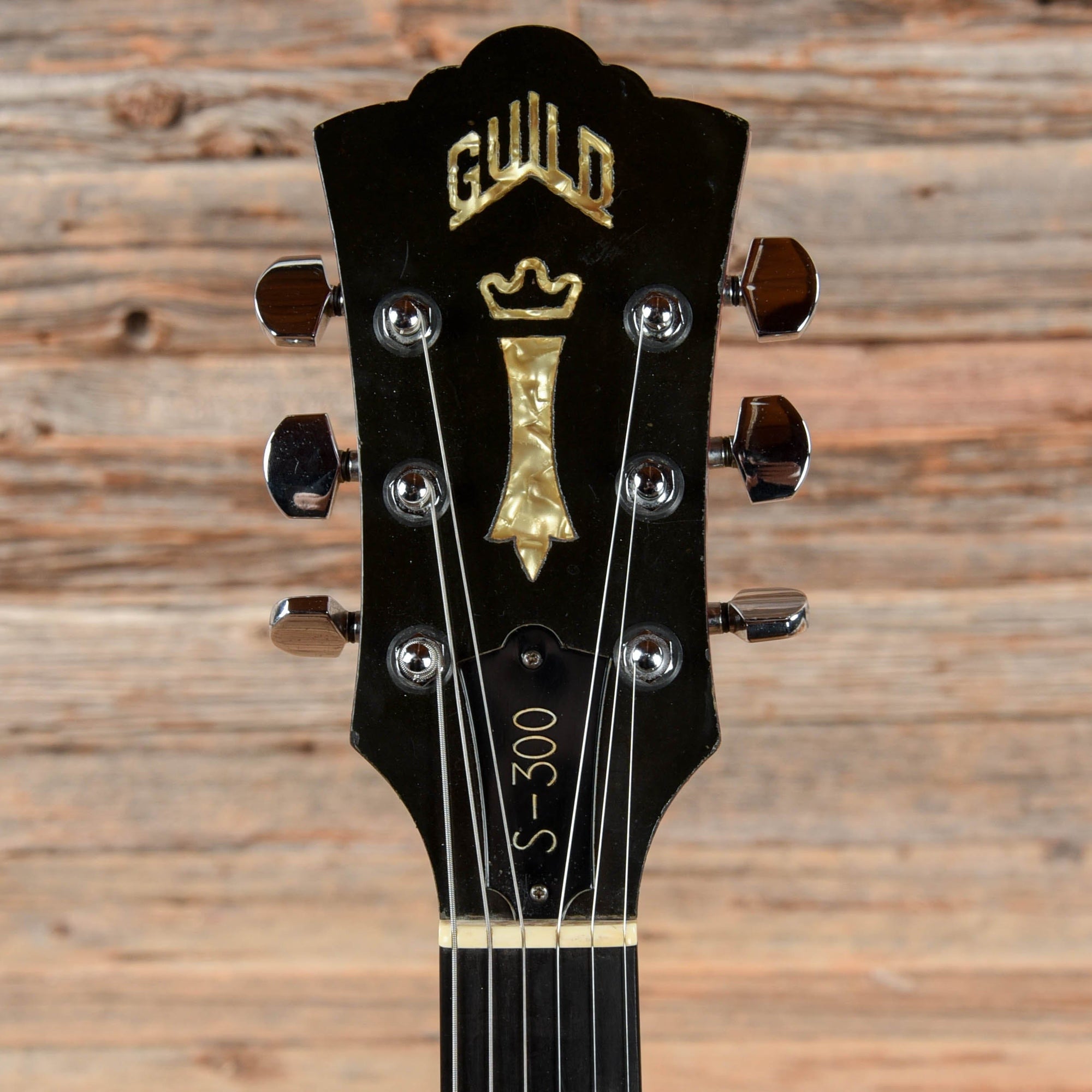 Guild S-300 Cherry 1978 – Chicago Music Exchange