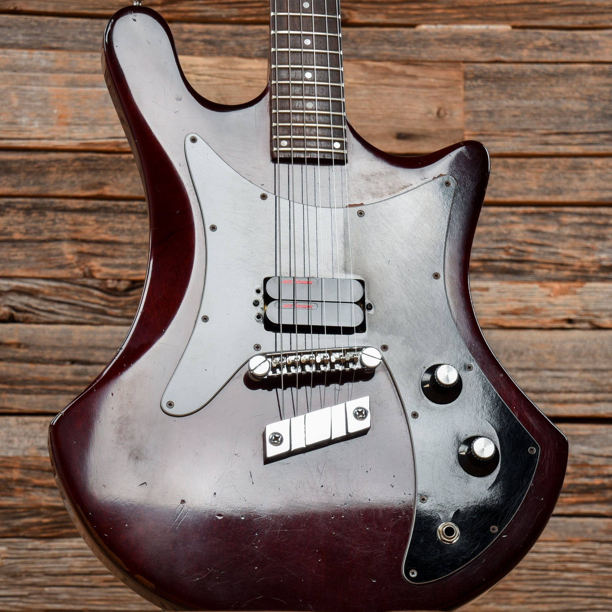 Guild S-60D Cherry 1978 – Chicago Music Exchange
