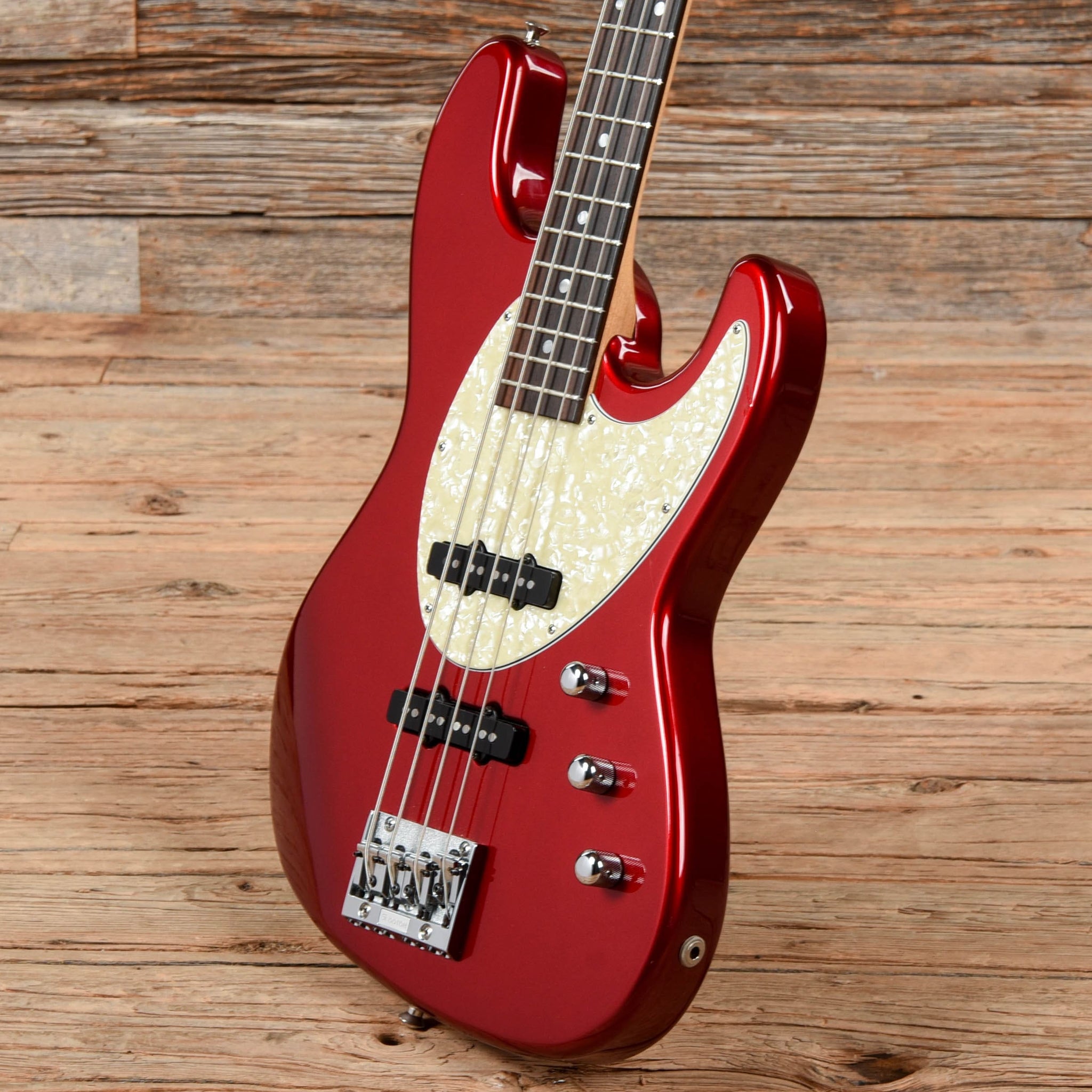 Hamer USA Cruise Bass Candy Apple Red 1996 – Chicago Music Exchange