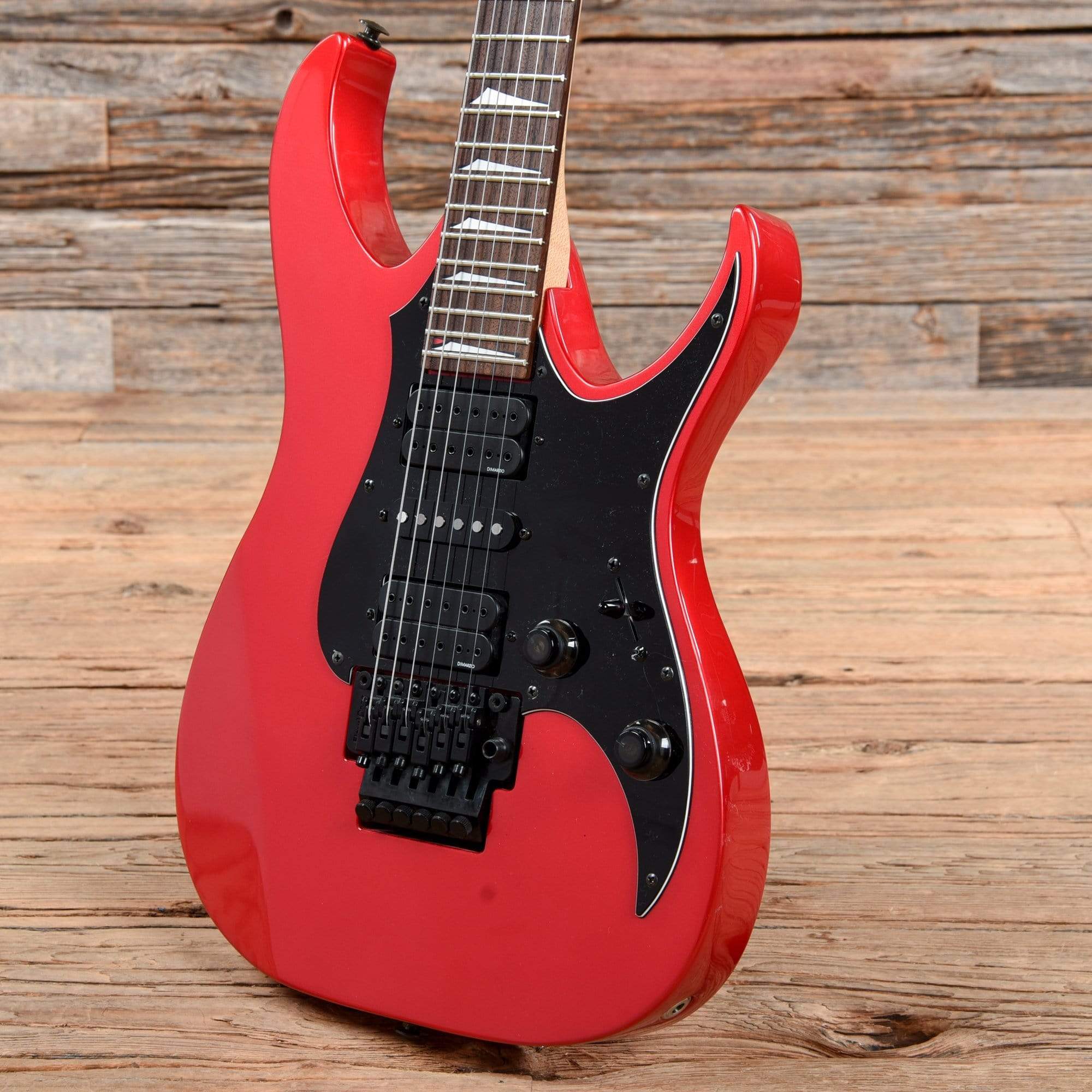 Heartfield Talon Red – Chicago Music Exchange