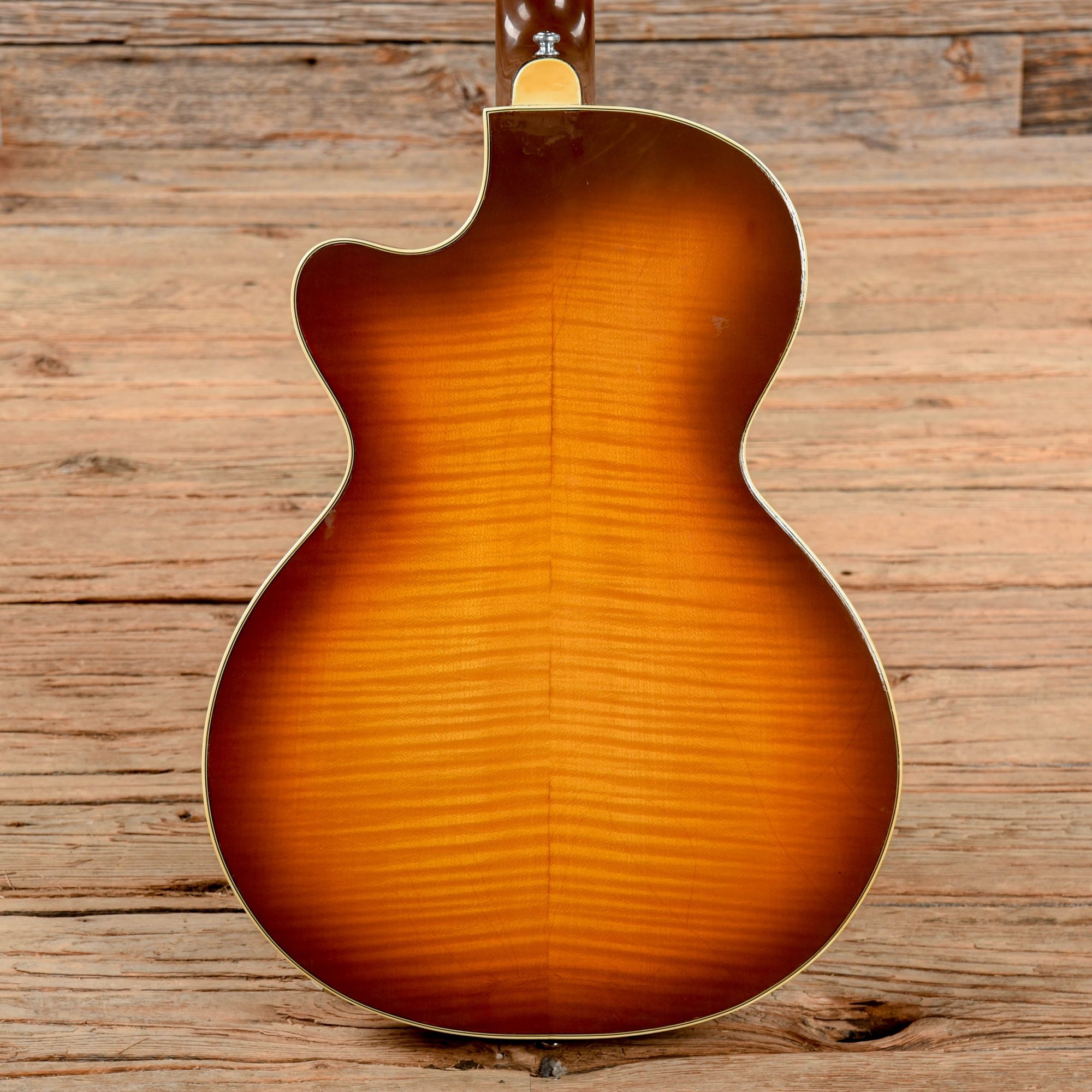 Hofner Club Bass Sunburst 1967 – Chicago Music Exchange