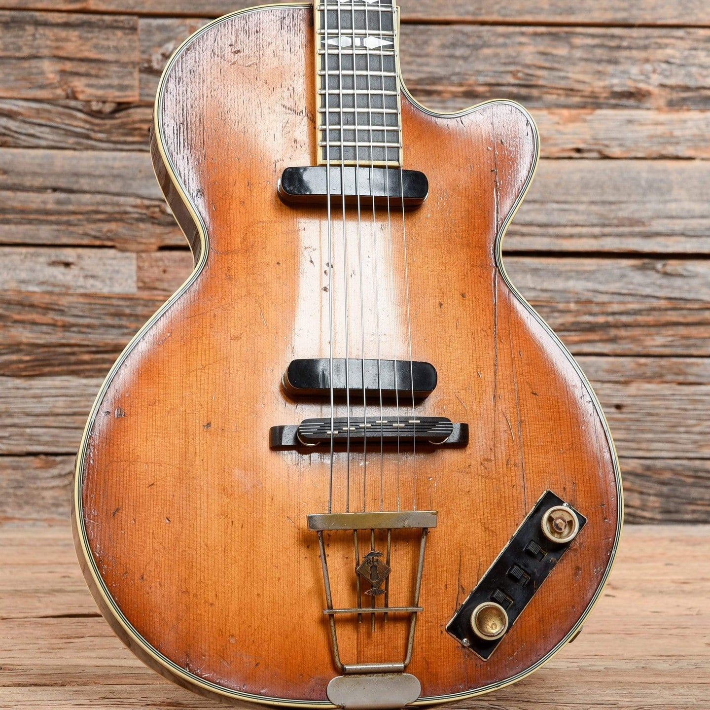 Hofner club 60 Sunburst 1958 – Chicago Music Exchange