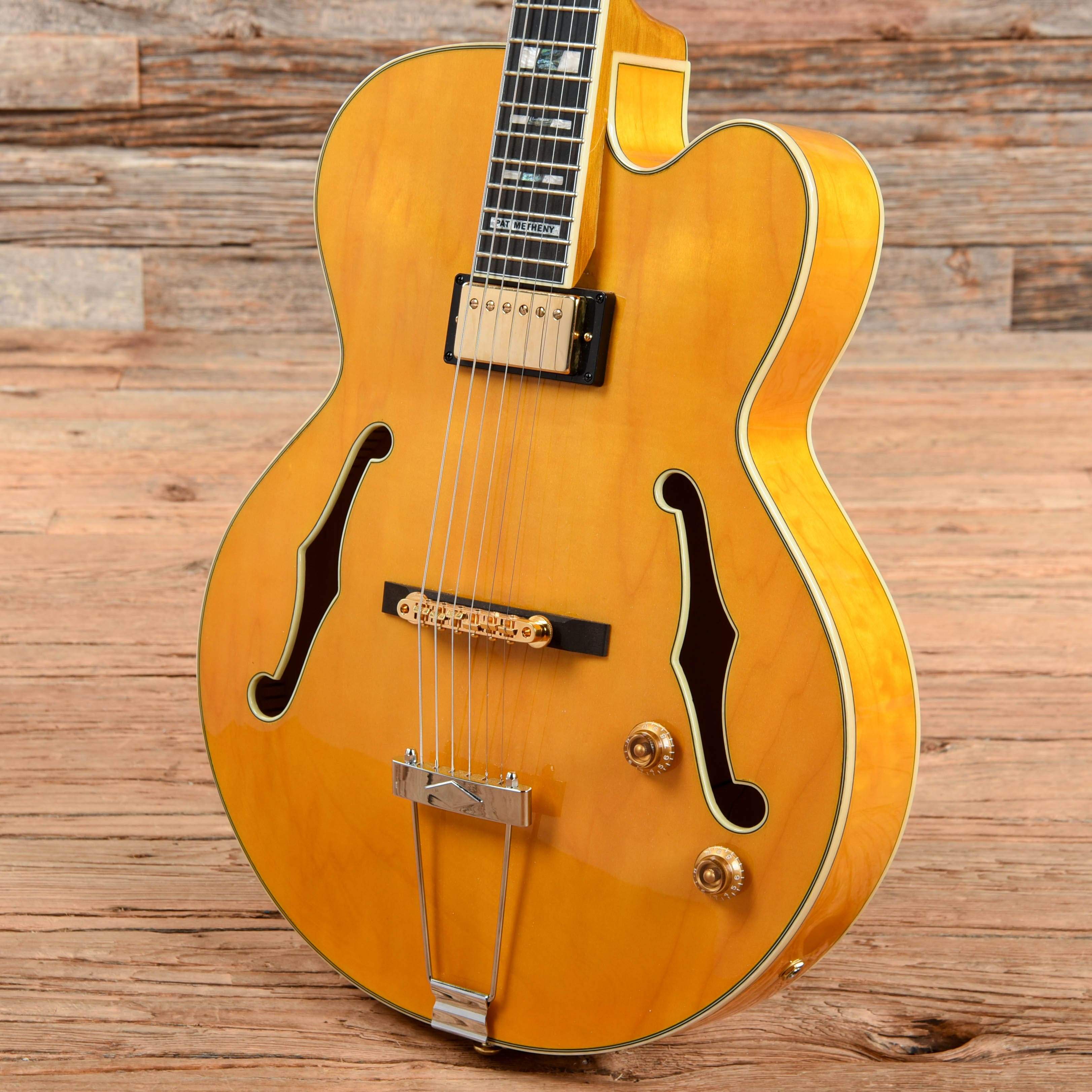 Ibanez PM2-AA Pat Metheny Signature Hollowbody Antique Amber 2019 – Chicago Music Exchange