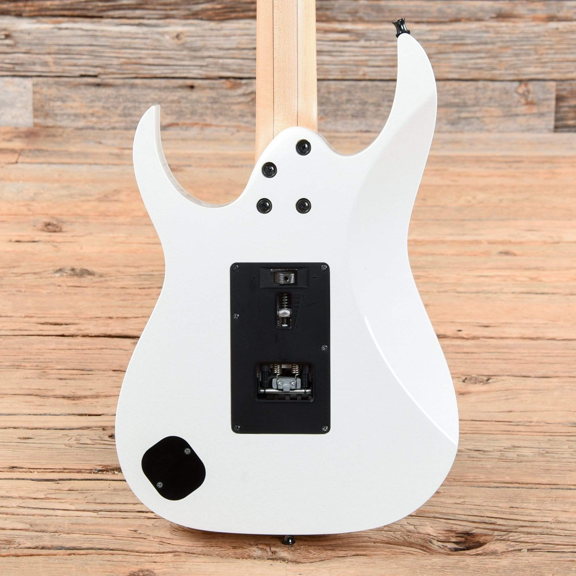 Ibanez Prestige RG2550Z Galaxy White 2011 – Chicago Music Exchange