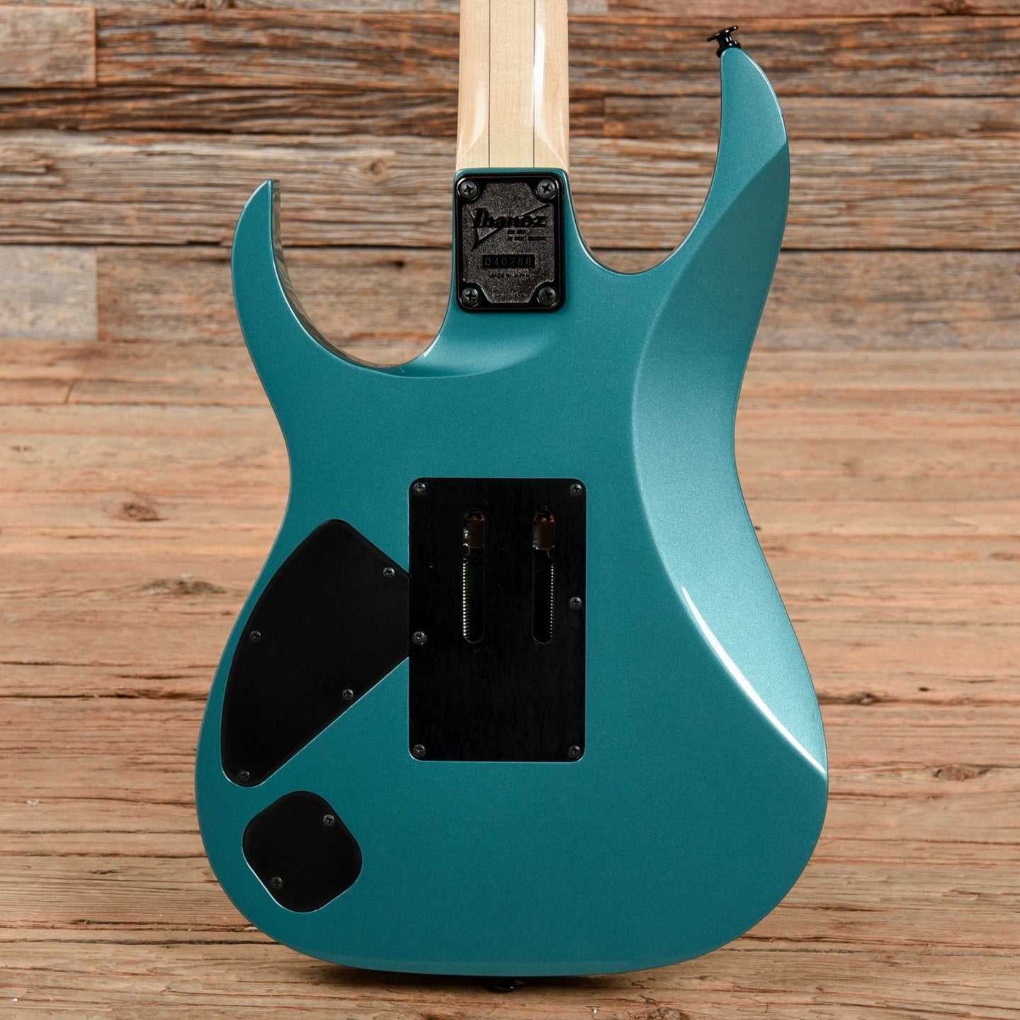 Ibanez RG565 Genesis Collection Emerald Green – Chicago Music Exchange