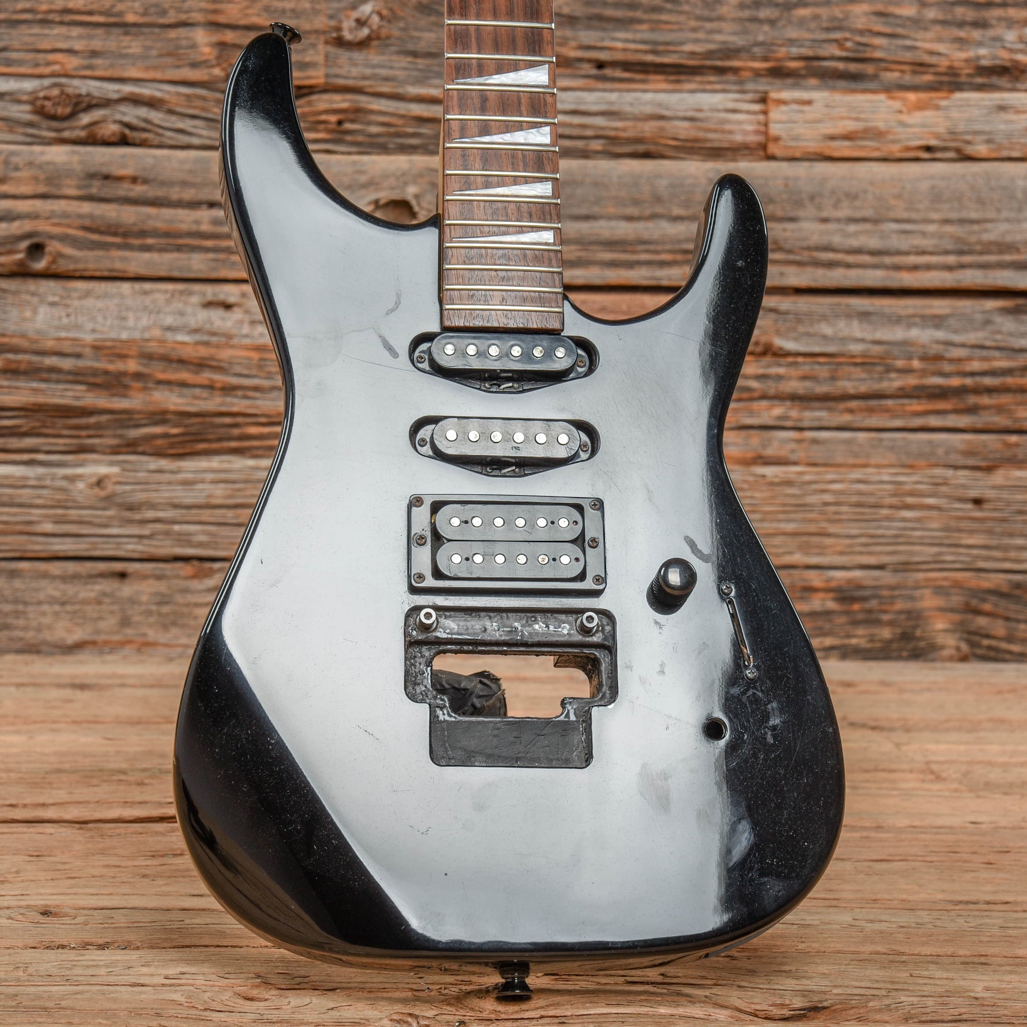 Jackson Pro Series DK2 Dinky Black 1999 – Chicago Music Exchange
