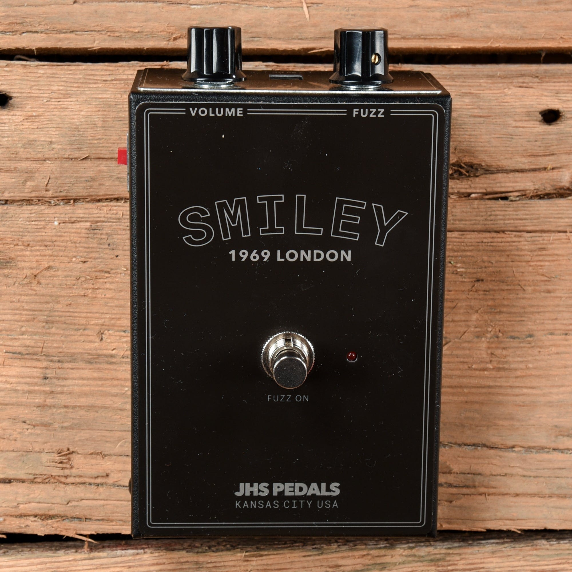 JHS Legends Series Smiley 1969 London Fuzz – Chicago Music Exchange