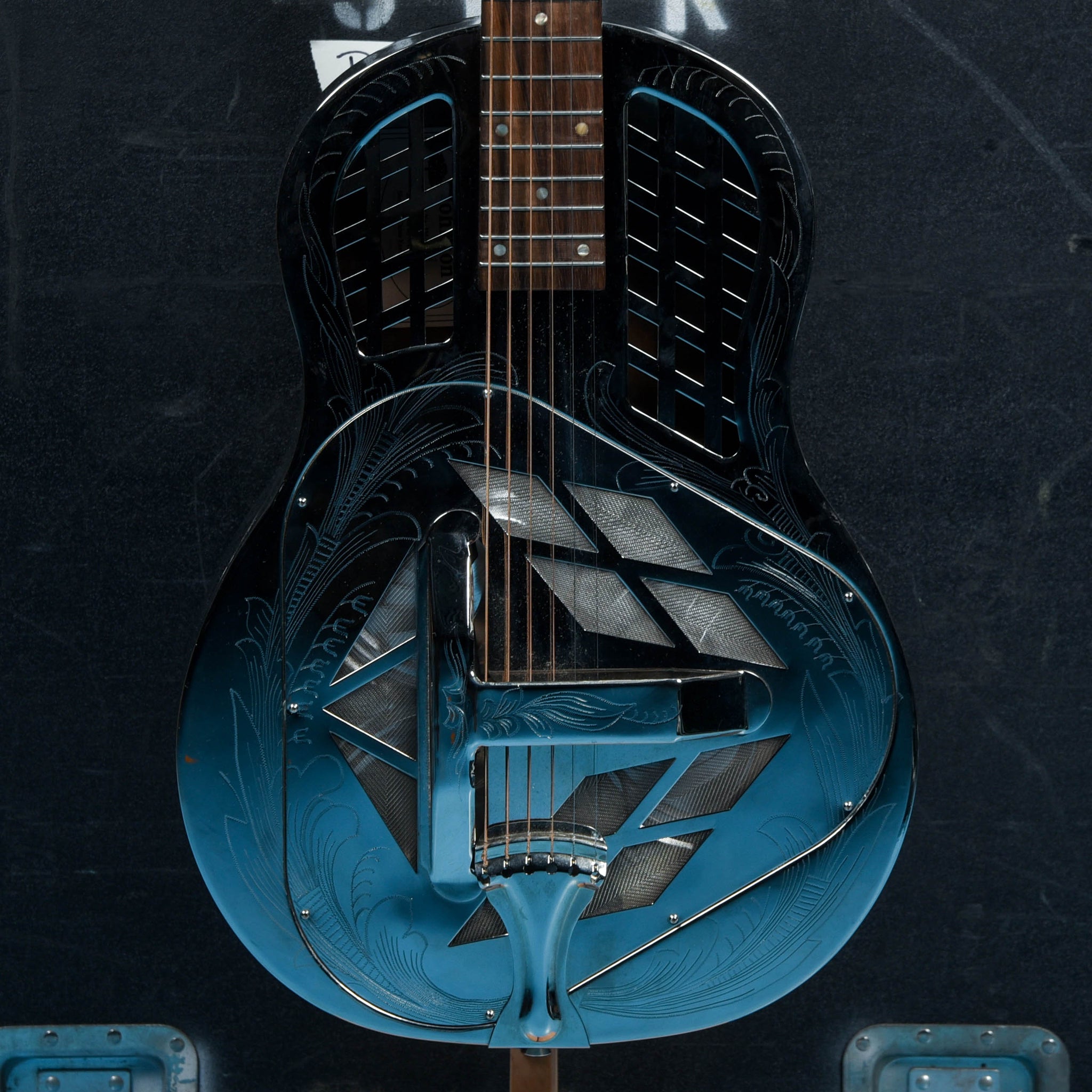 Johnson JM-999 Tricone Resonator – Chicago Music Exchange