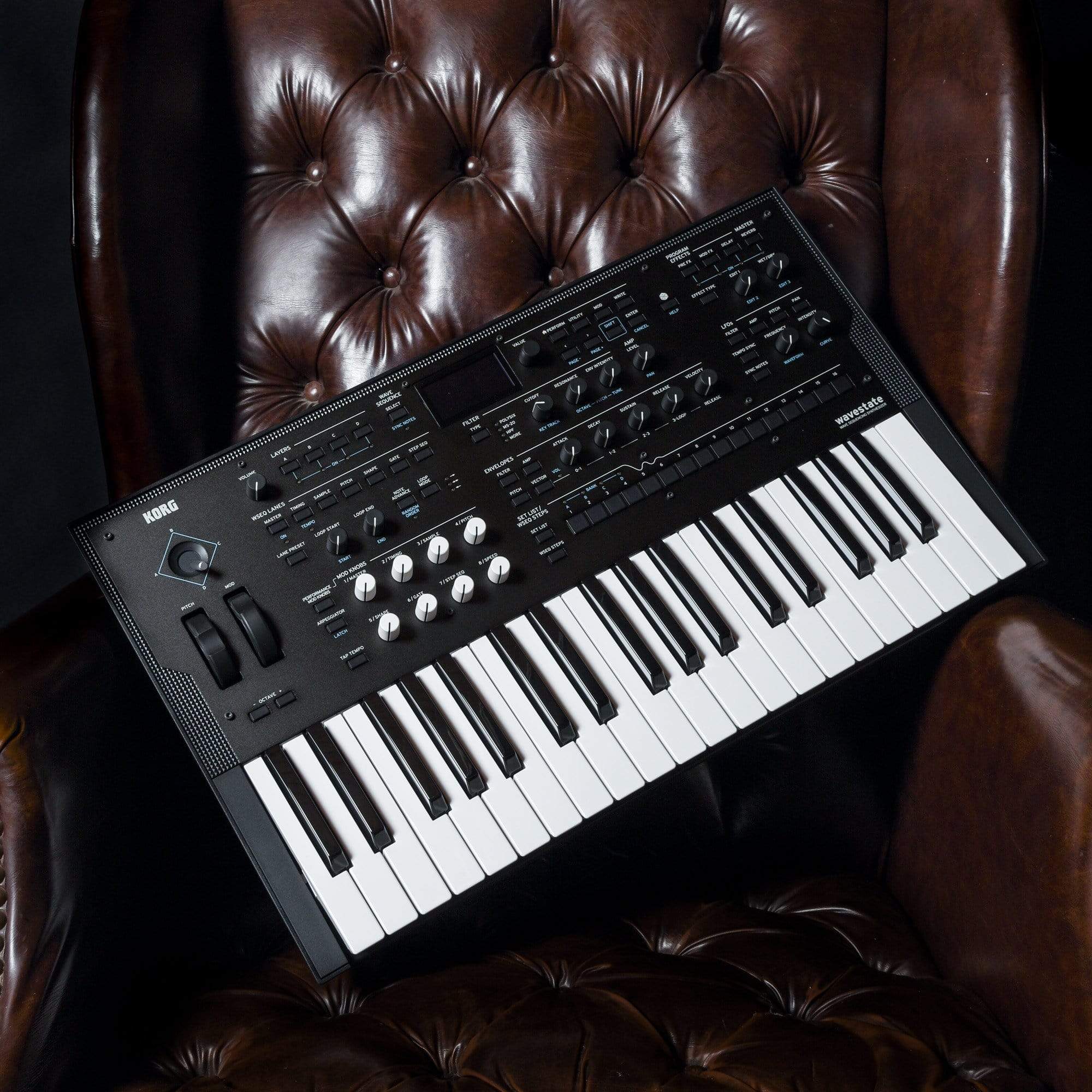 Korg Wavestate Digital Wave Sequencing Synth – Chicago Music Exchange