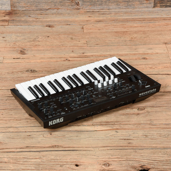 Korg Wavestate Digital Wave Sequencing Synth – Chicago Music Exchange