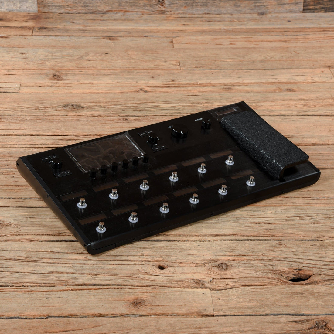 Line 6 Helix Floor Multi-Effect and Amp Modeler – Chicago Music Exchange