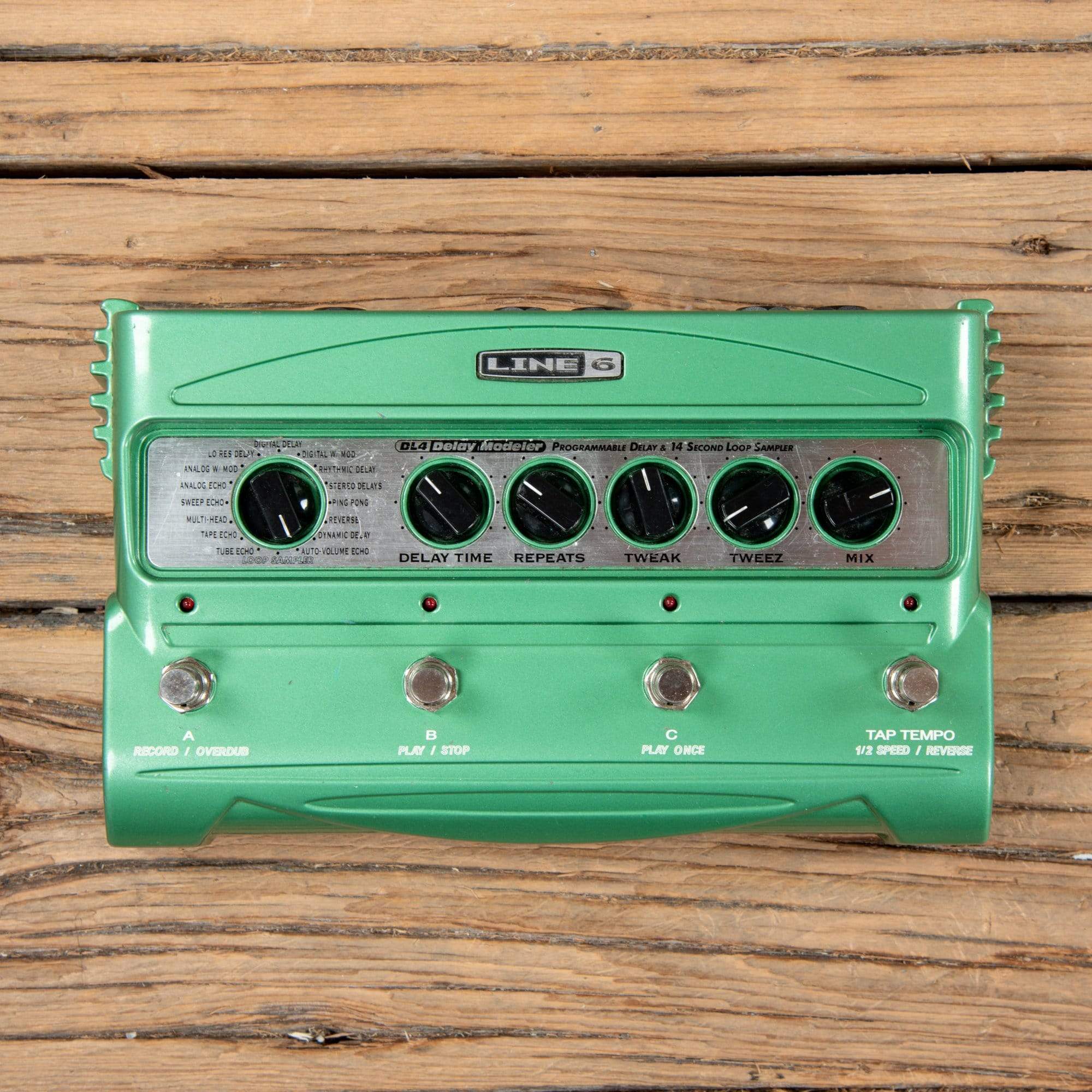 Line 6 DL4 Delay Modeler – Chicago Music Exchange