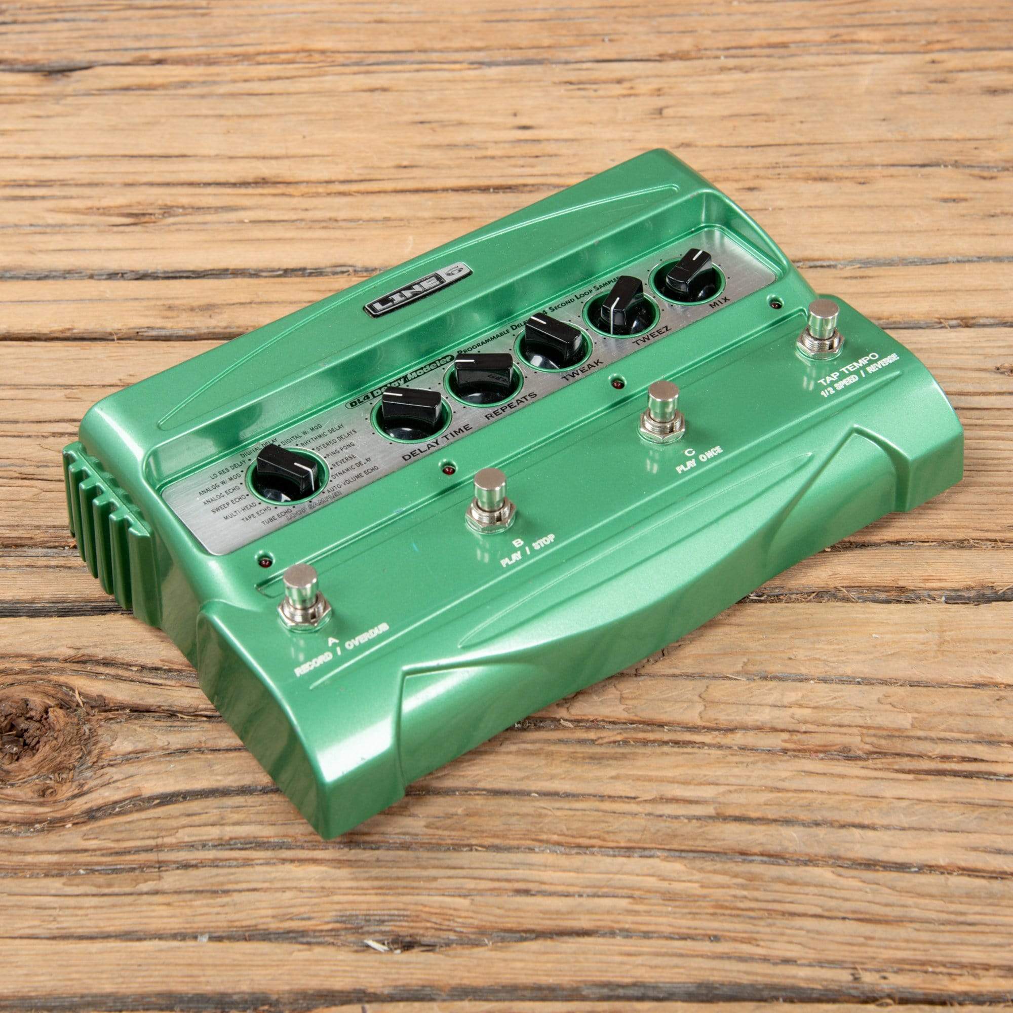 Line 6 DL4 Delay Modeler – Chicago Music Exchange