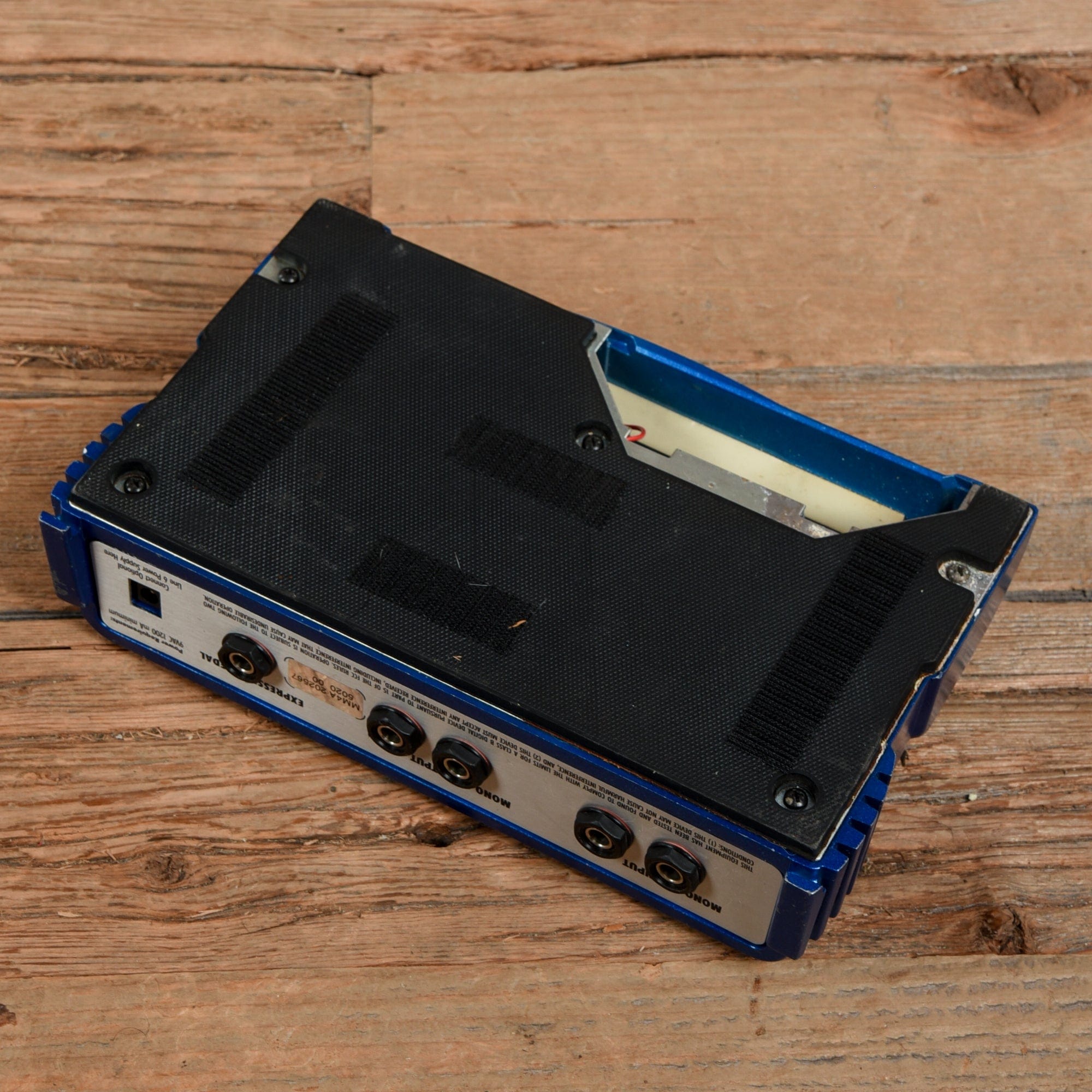 Line 6 MM4 Modulation Modeler – Chicago Music Exchange