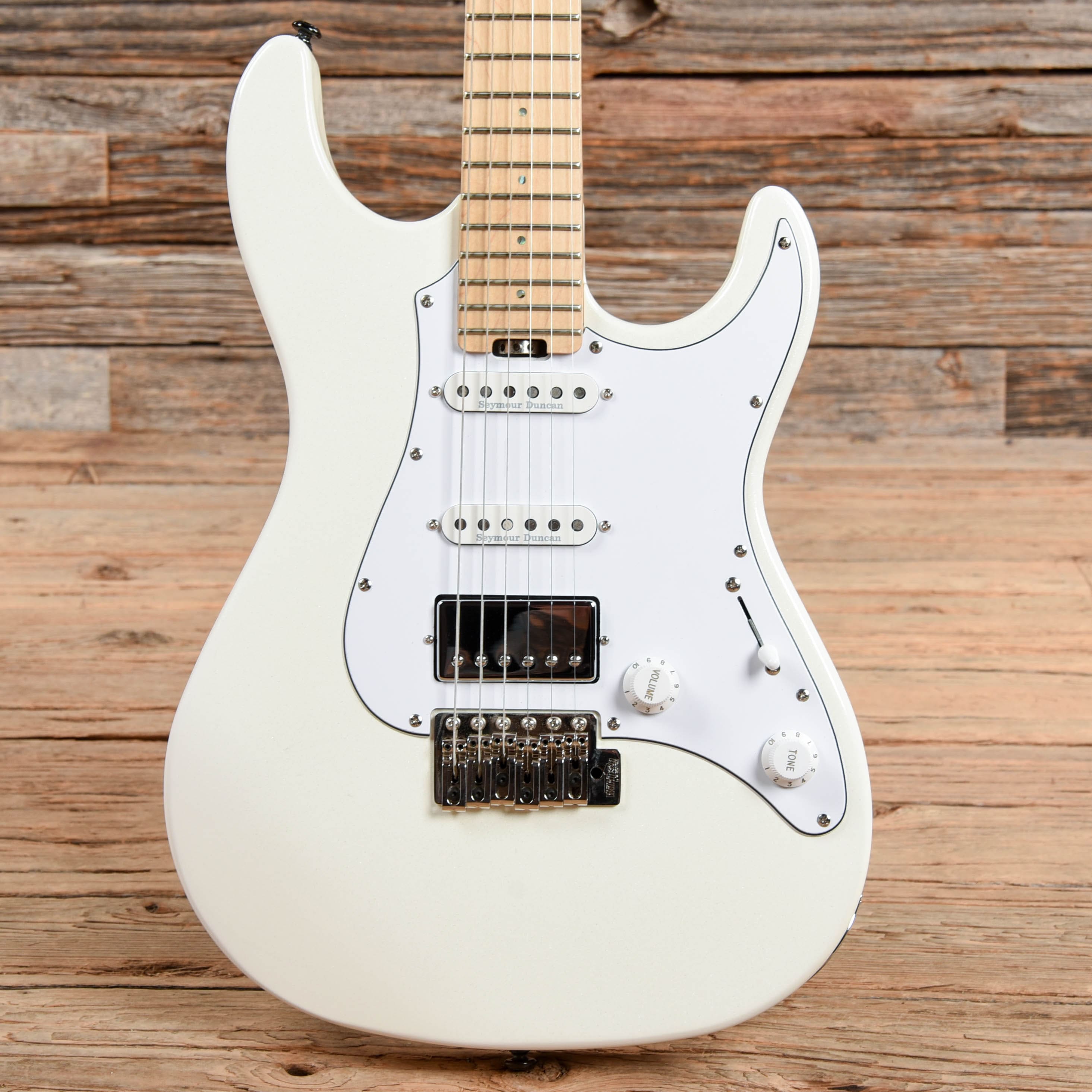 LTD SN-1000 Snapper White 2017 – Chicago Music Exchange