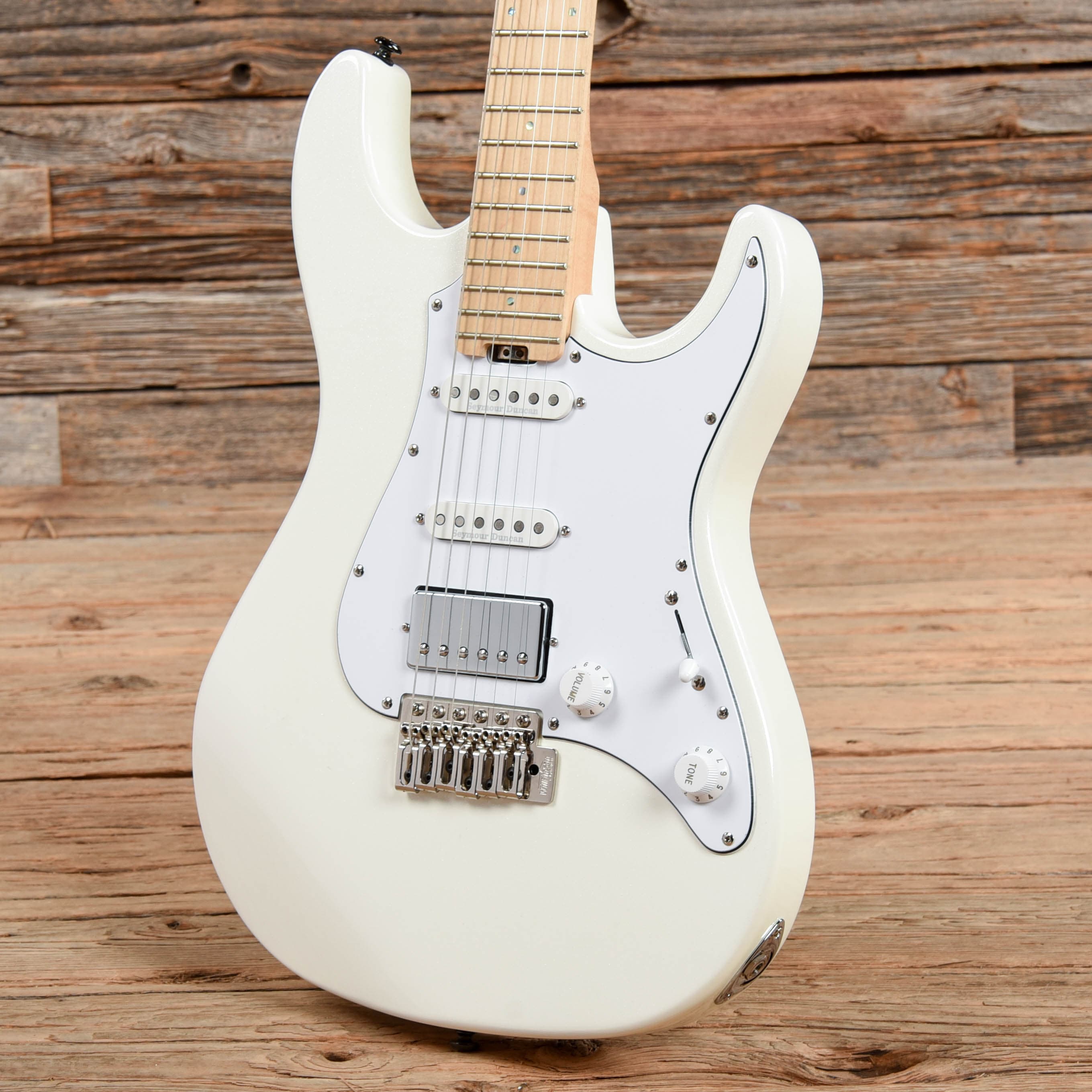 LTD SN-1000 Snapper White 2017 – Chicago Music Exchange