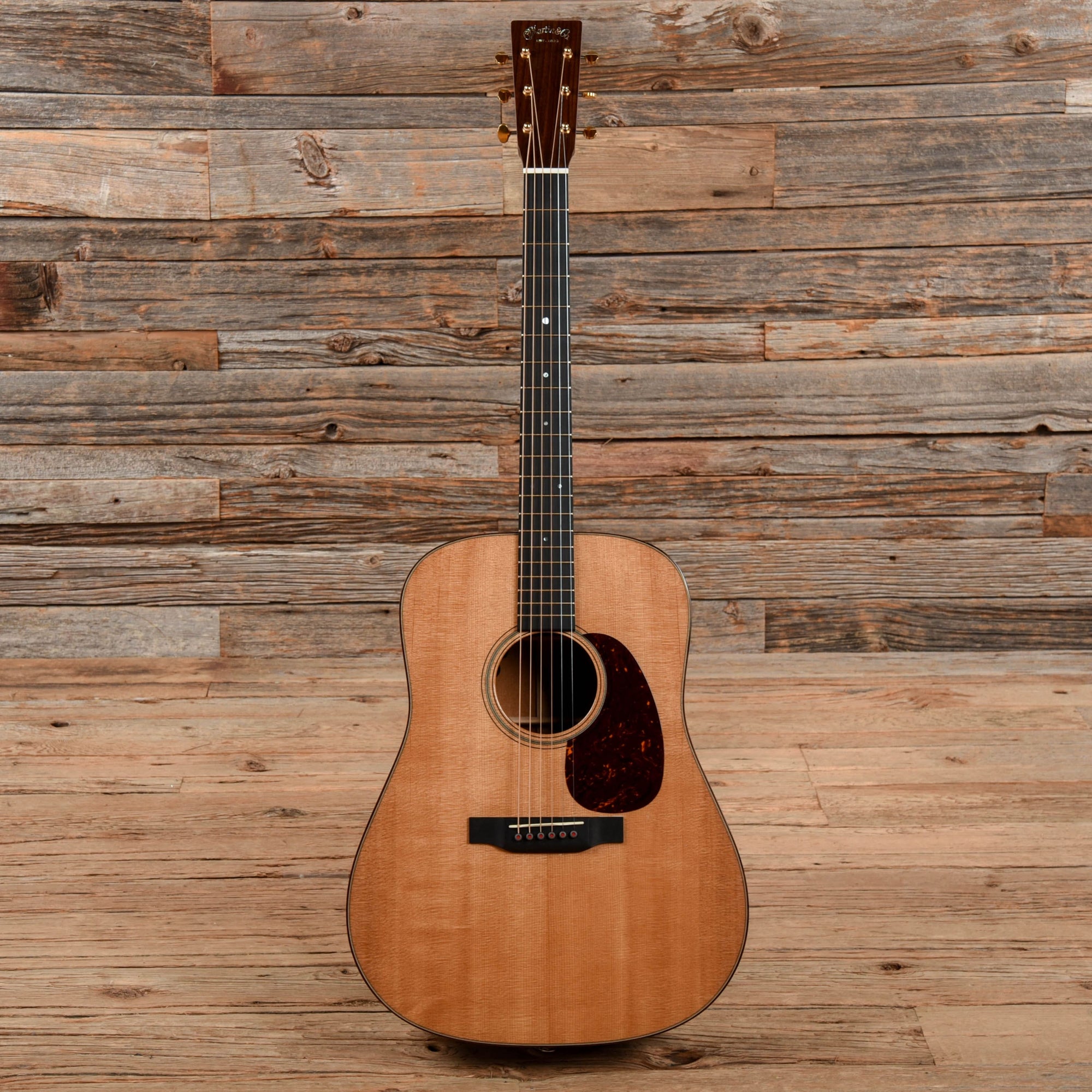Martin D-18E Modern Deluxe Natural w/Fishman Aura VT Blend – Chicago ...