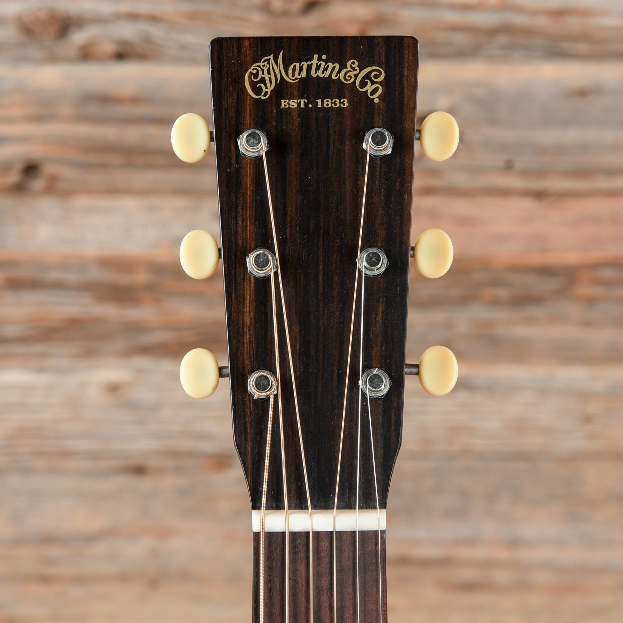 Martin 000-17 Whiskey Sunset – Chicago Music Exchange