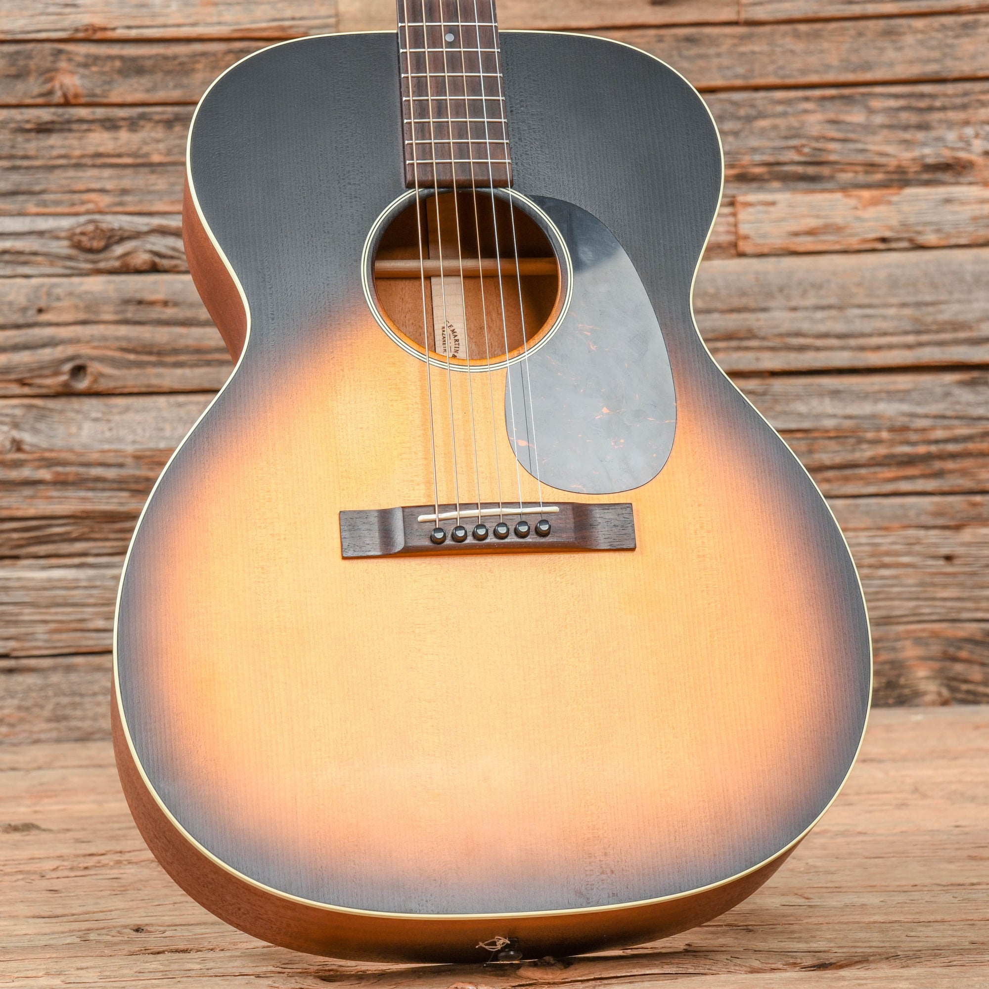 Martin 000-17 Whiskey Sunset – Chicago Music Exchange