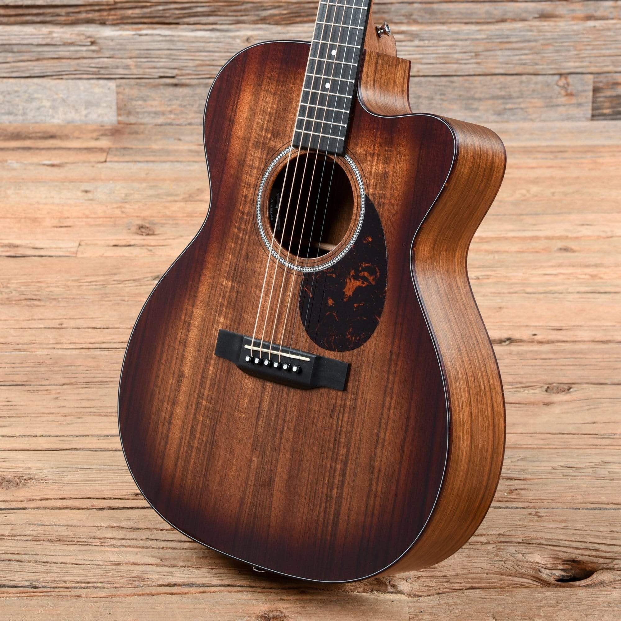 Martin OMC-16E Sunburst 2019 – Chicago Music Exchange