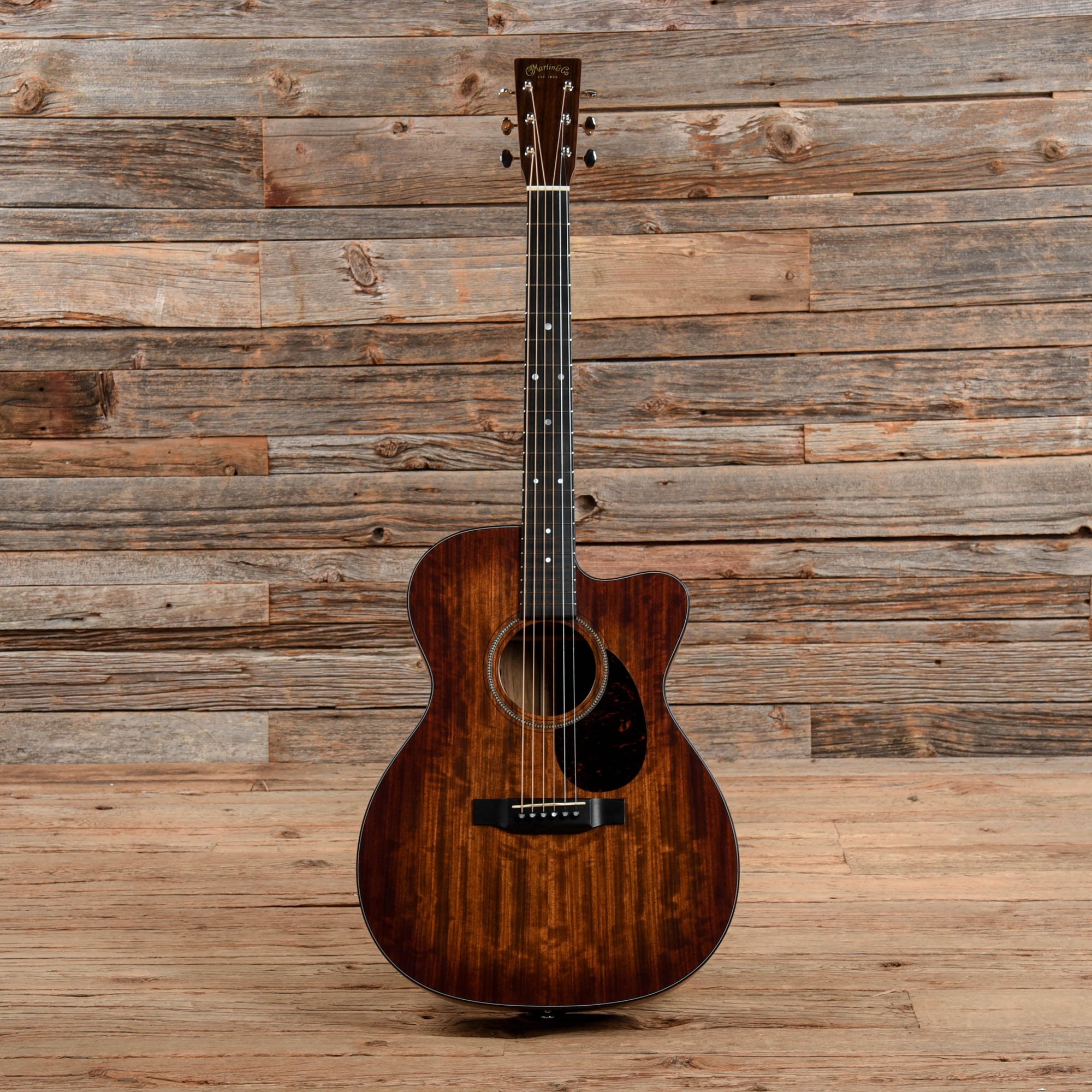 Martin OMC-16E Sunburst 2021 – Chicago Music Exchange
