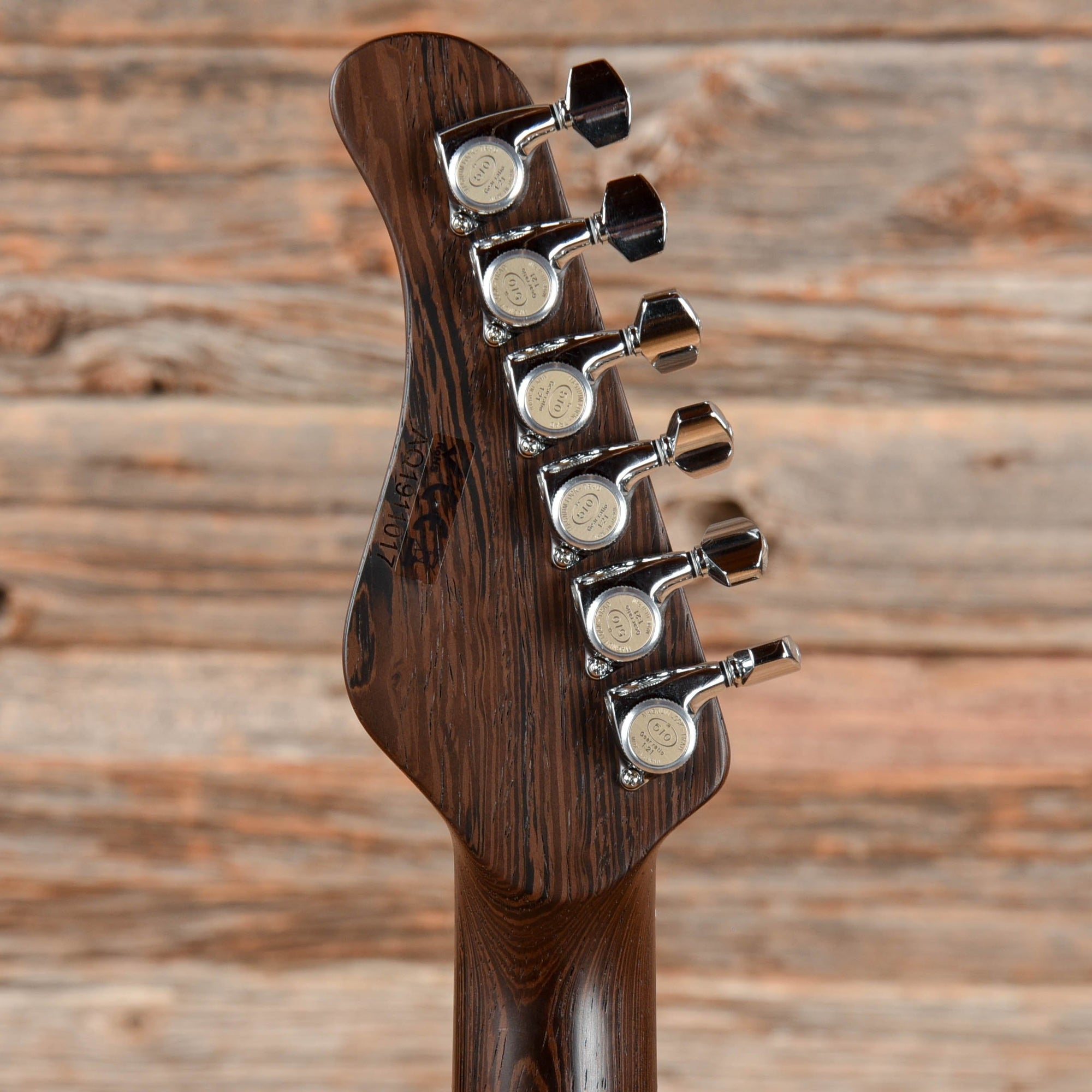 Mayones Aquila HSS Black Gradient – Chicago Music Exchange