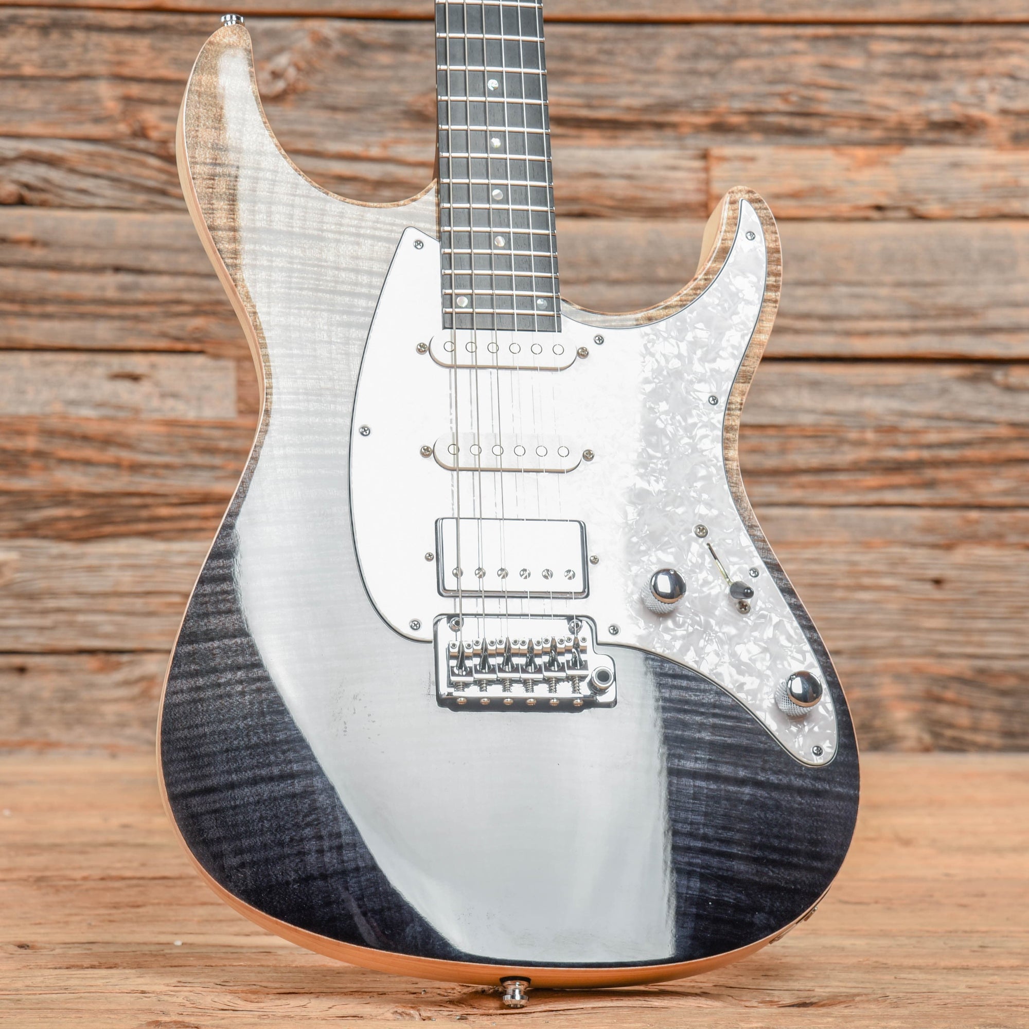 Mayones Aquila HSS Black Gradient – Chicago Music Exchange