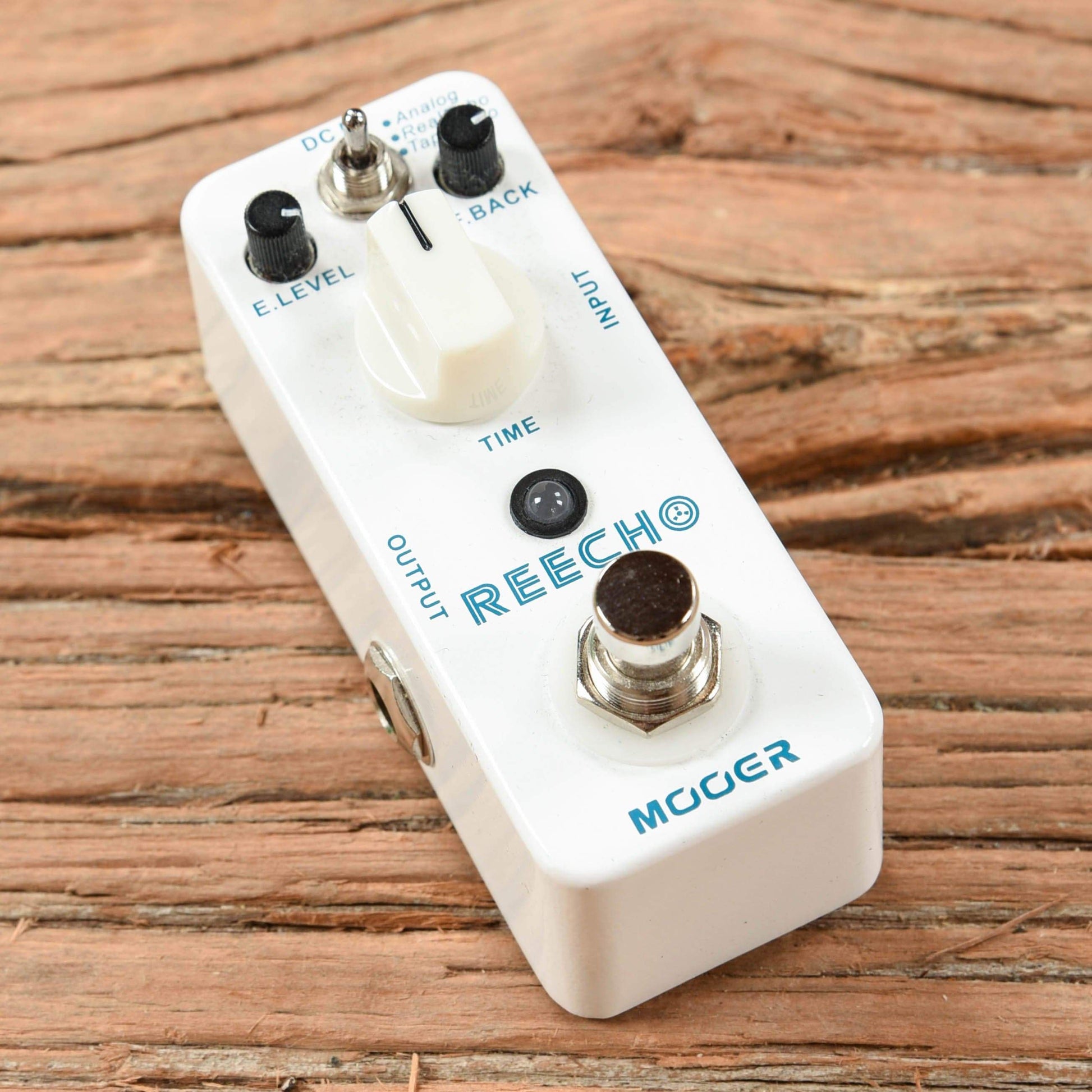 Mooer ReEcho Delay Pedal – Chicago Music Exchange