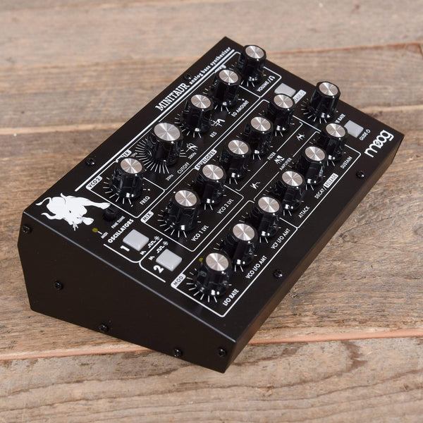 Moog Minitaur Bass Synthesizer – Chicago Music Exchange