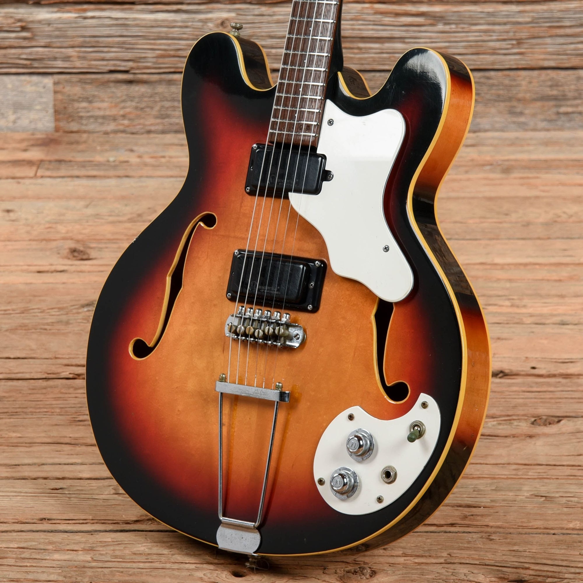 Mosrite Celebrity Sunburst 1970s – Chicago Music Exchange