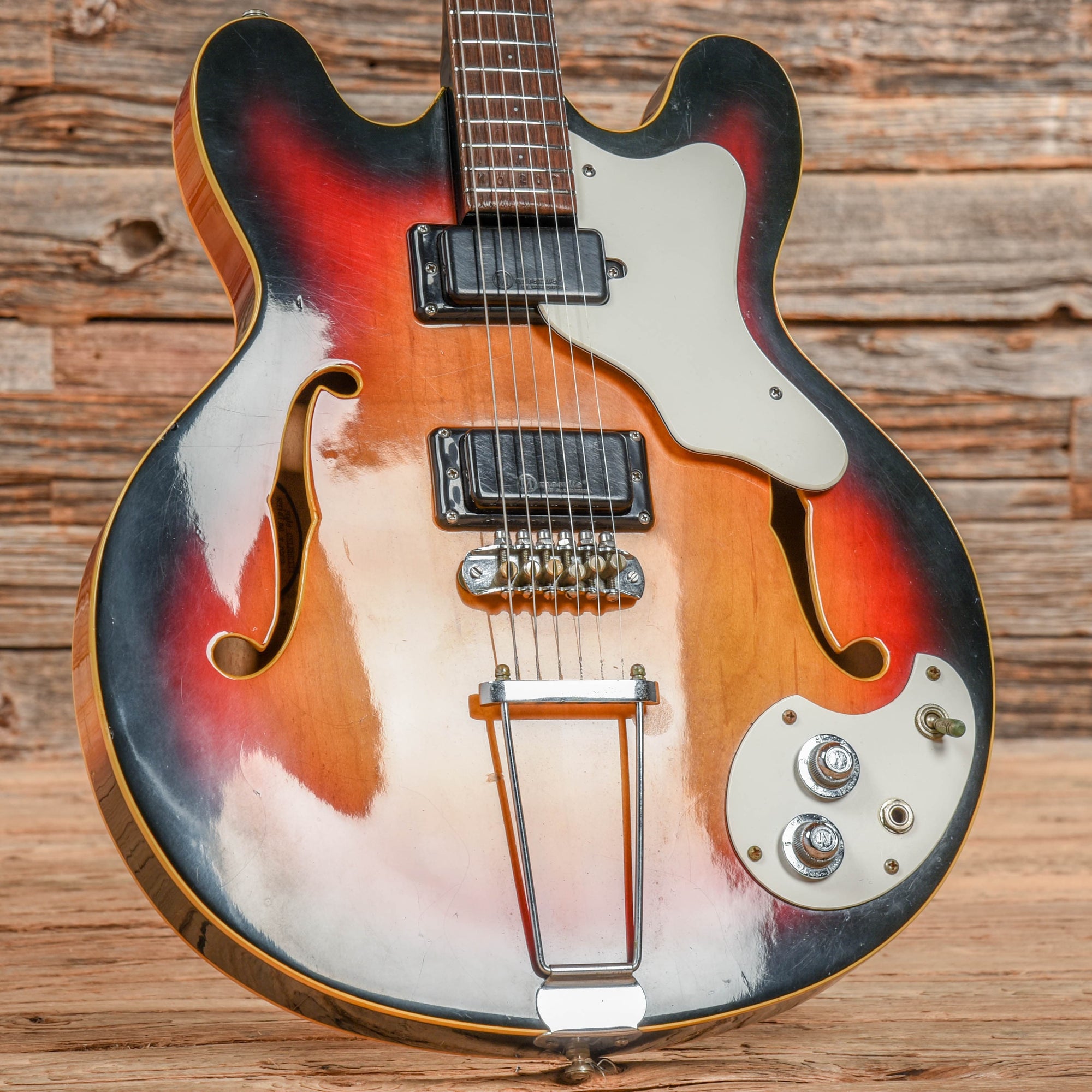 Mosrite Celebrity Sunburst 1970s – Chicago Music Exchange