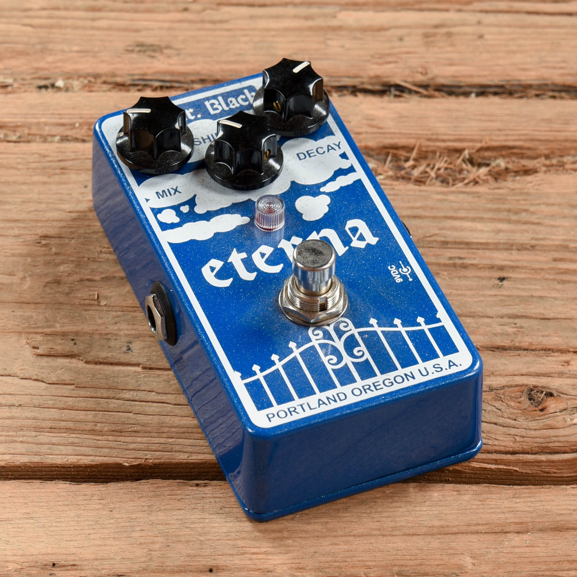 Mr. Black Pedals Eterna Reverb – Chicago Music Exchange