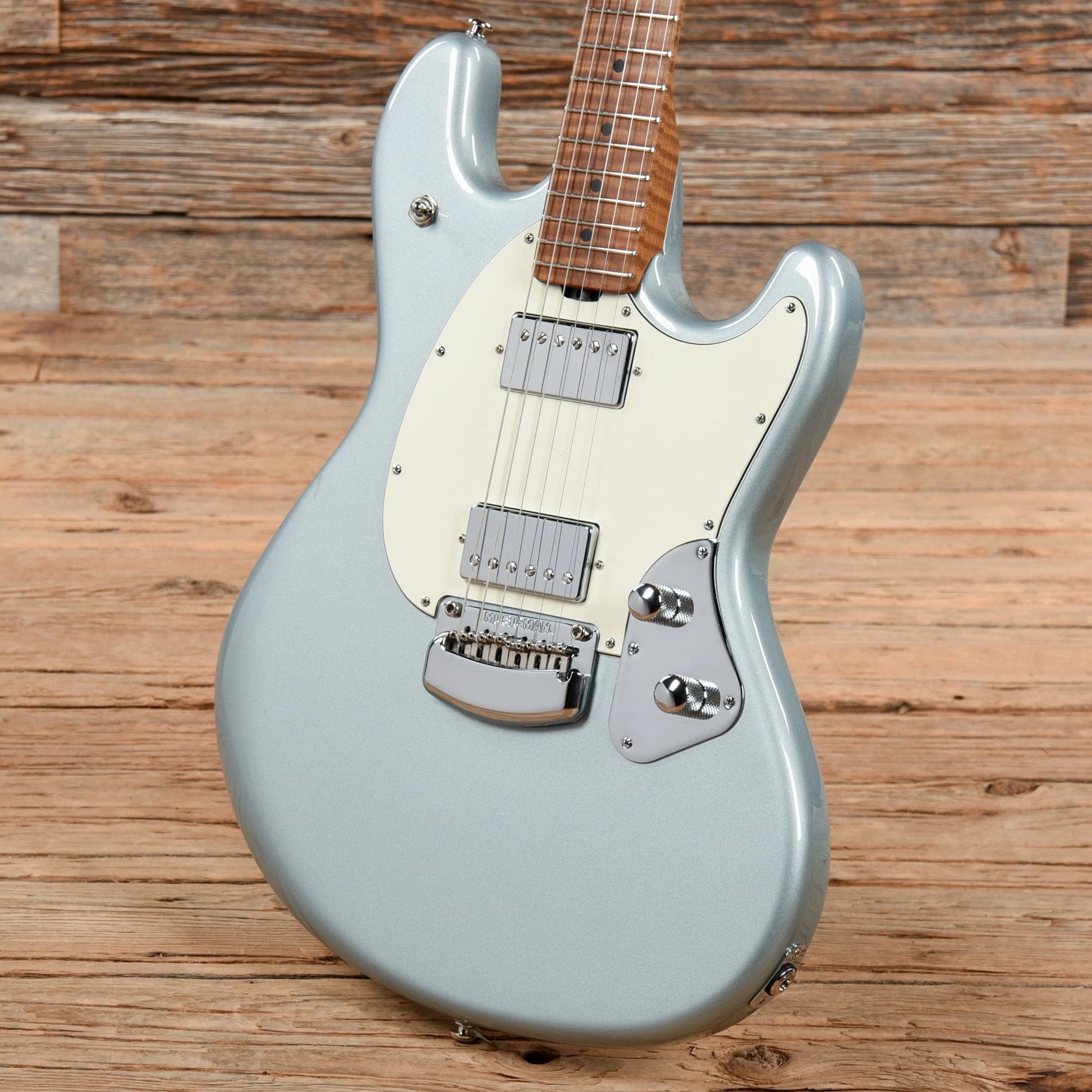 Music Man StingRay Guitar RS Firemist Silver 2019 – Chicago Music Exchange