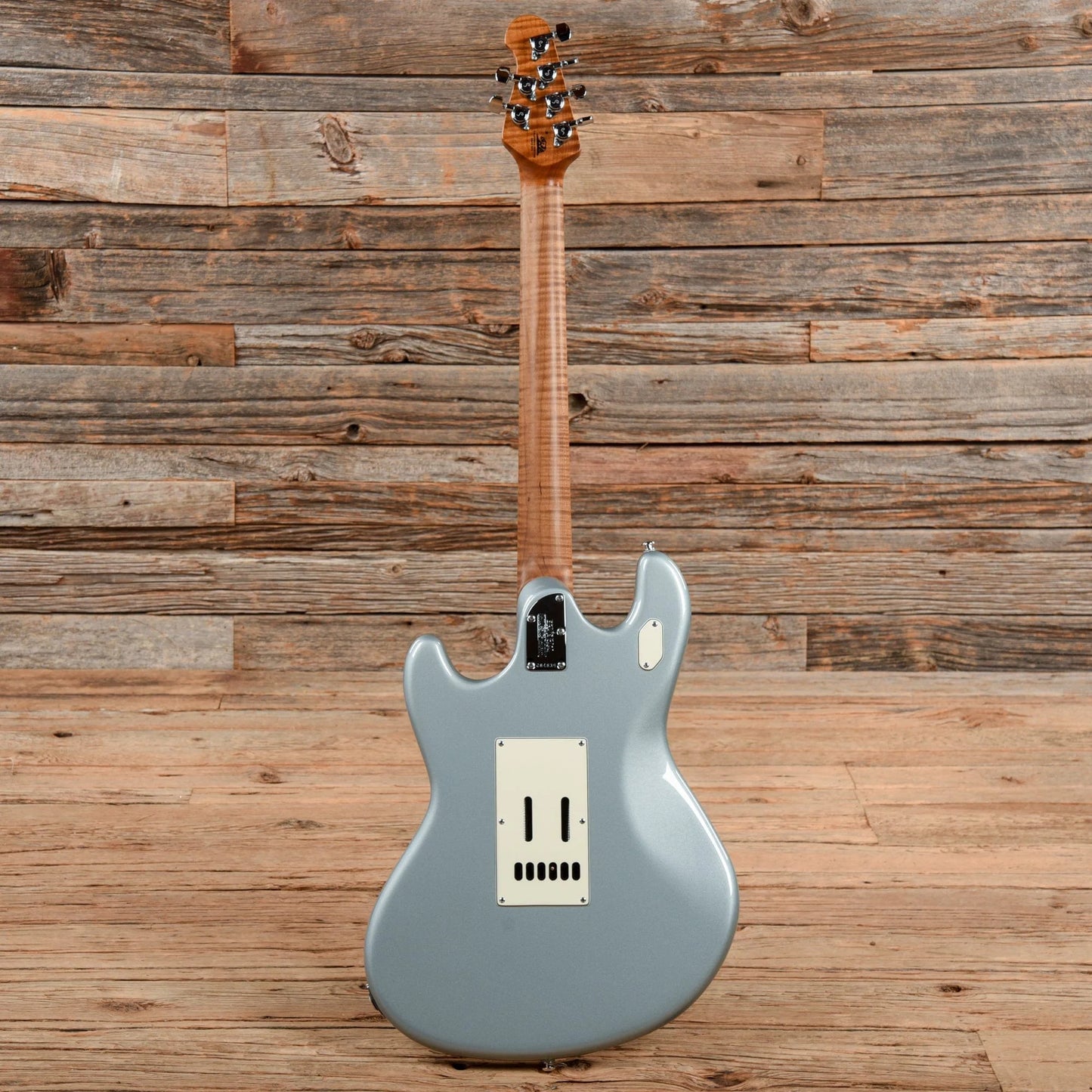 Music Man StingRay Guitar RS Firemist Silver 2019 – Chicago Music Exchange