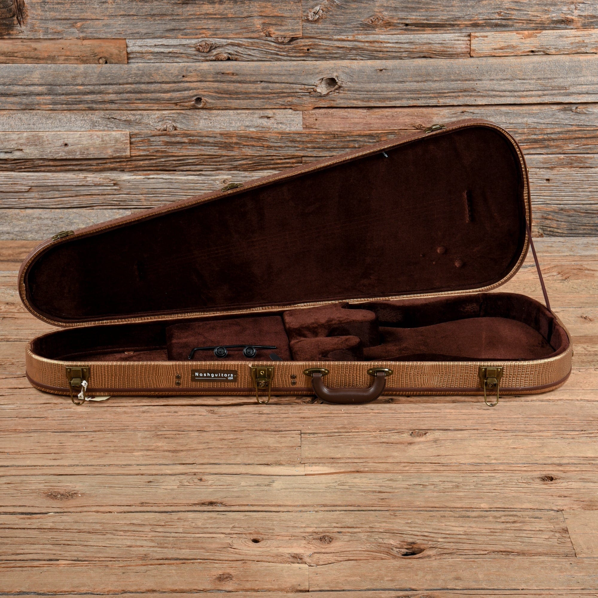 Nash S-81 HSH Shell Pink 2021 – Chicago Music Exchange